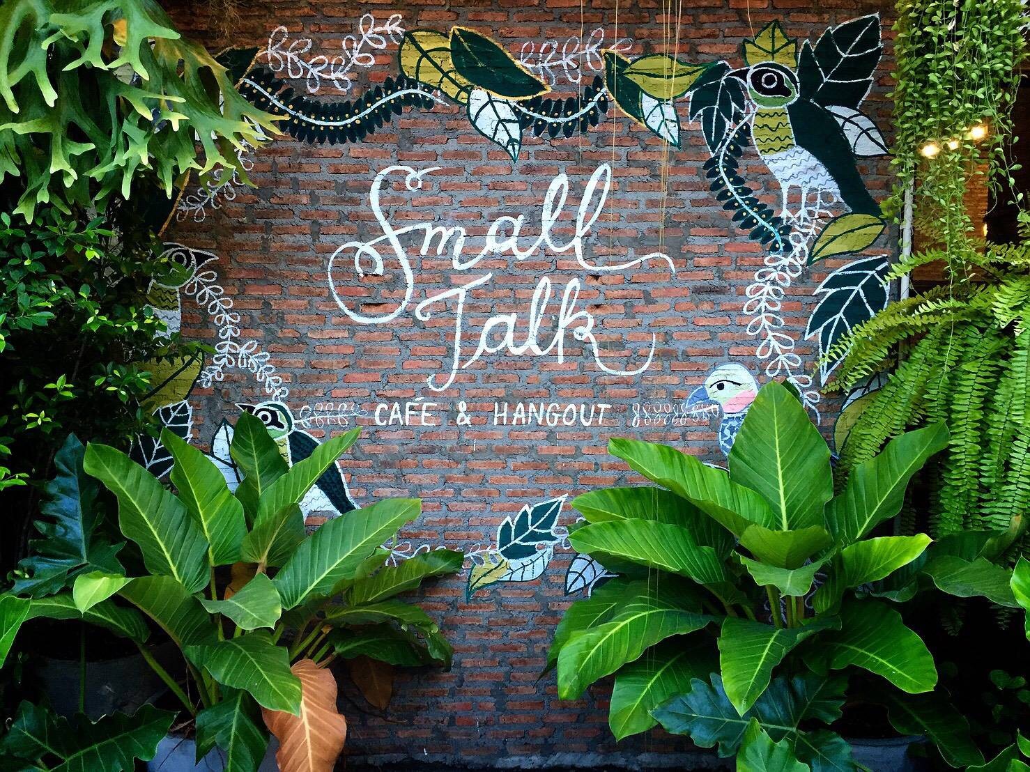 รีวิว Small Talk Cafe & Hangout - ร้านตกแต่งสวยงาม มีความนั่งชิล ขนมอร่อย 🥐🧀🍮🍰🍩☕️