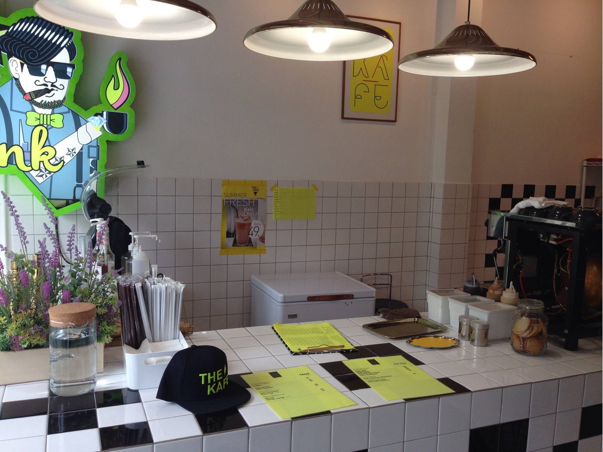 รีวิว The KAFE' - ร้านกาแฟเก๋ๆ พร้อมเรียนทำกระเป๋าหนัง และโฮสเทลน่ารักๆ ...