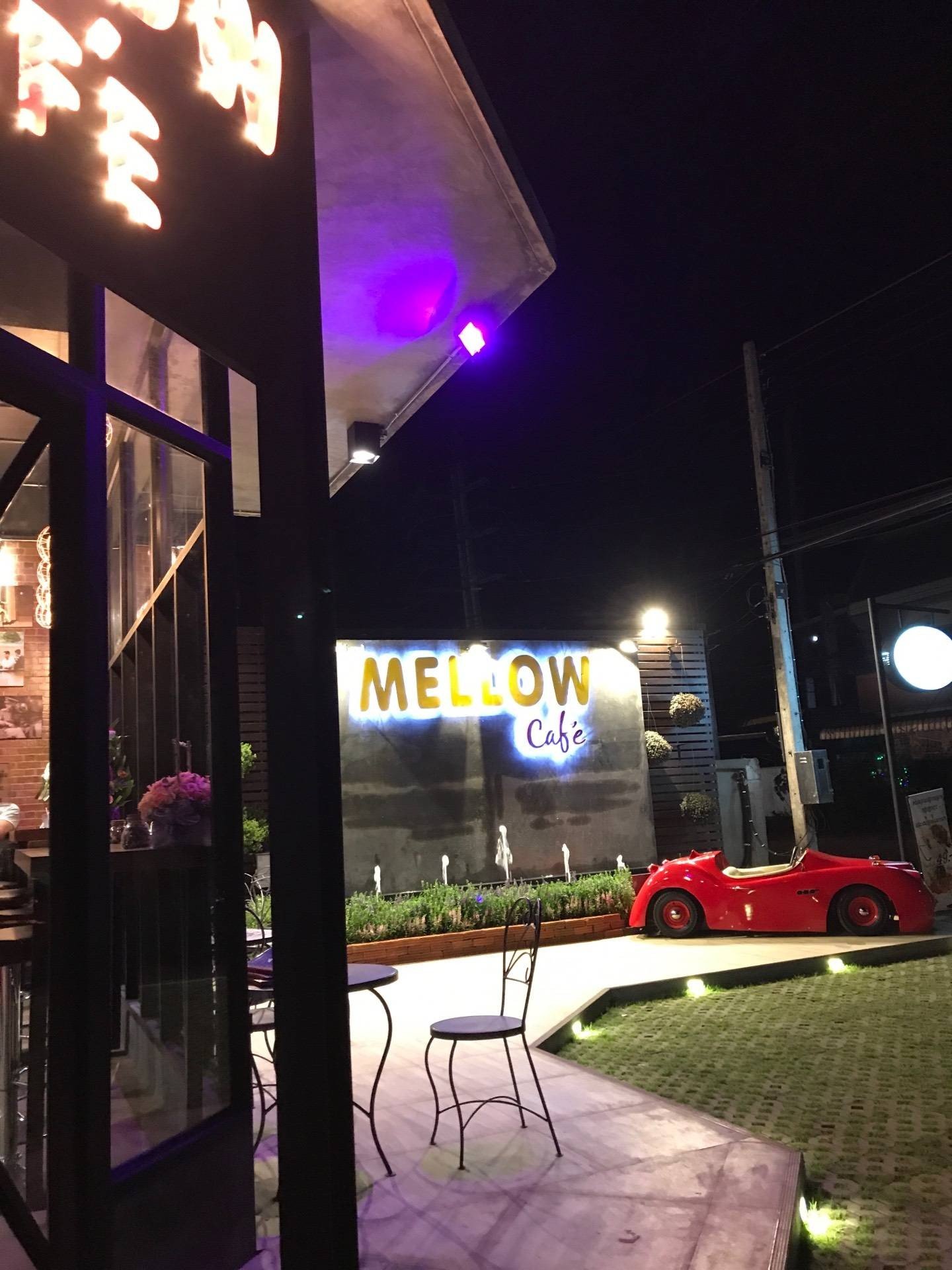 รีวิว Mellow Cafe - ลองร้านใหม่เหมือนซื้อหวย อาหารไม่สมกับราคาค่ะ