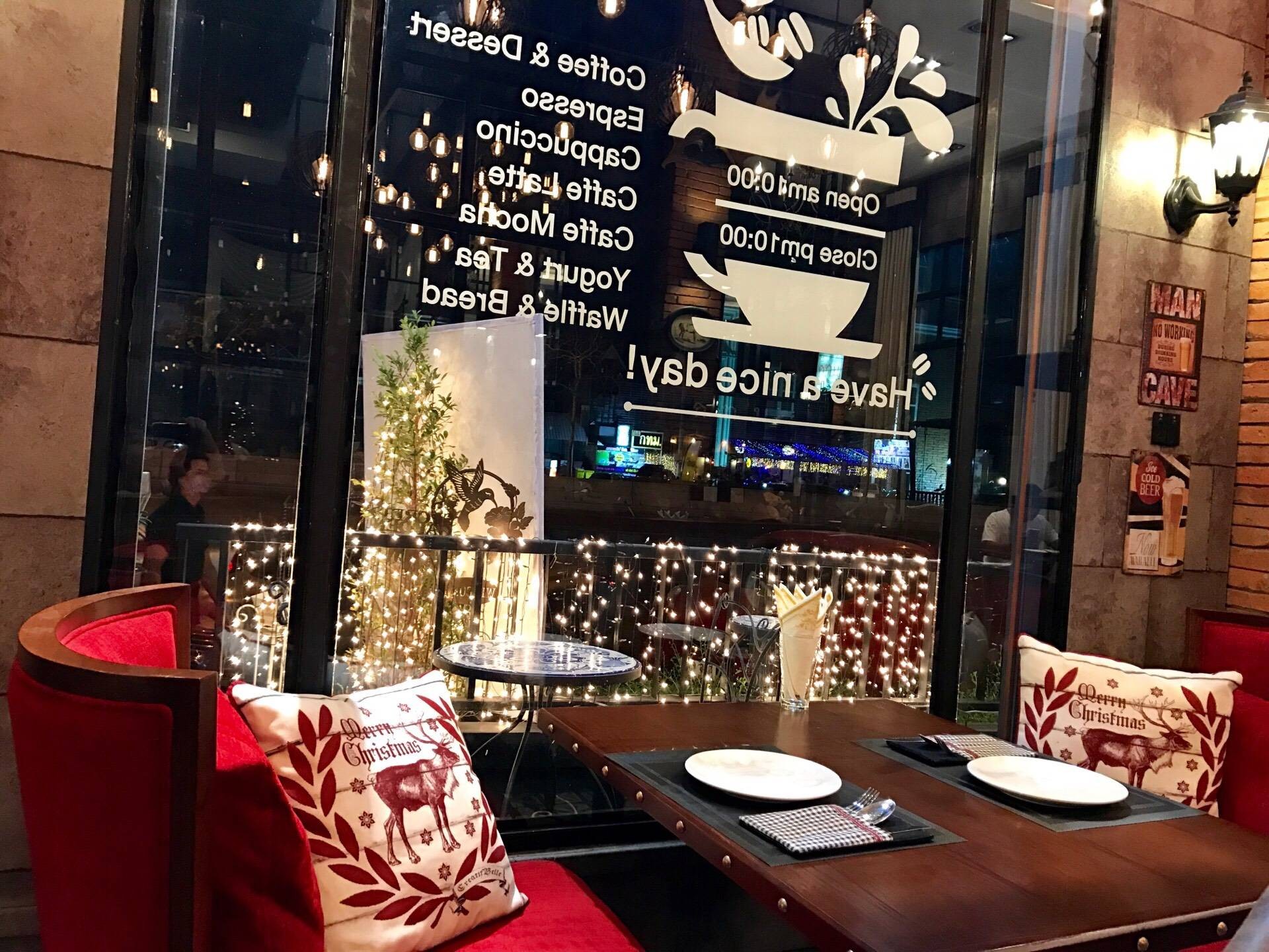 รีวิว Zodiac Cafe & Restaurant - แต่งร้านสวย มีหลายมุมดี แคบไปหน่อย ...