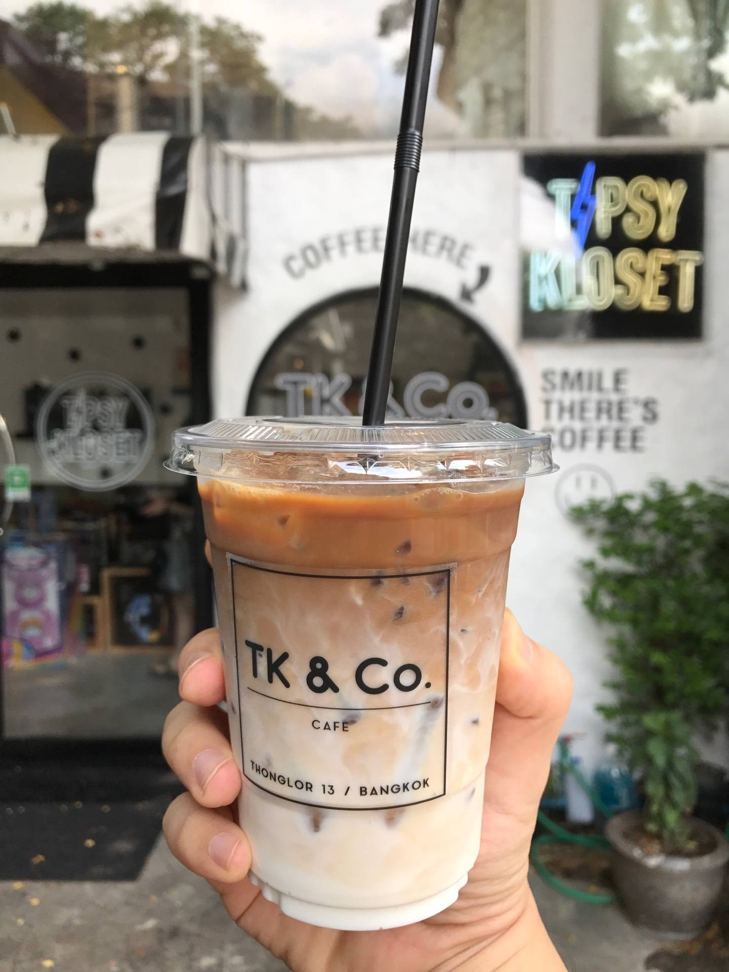 รีวิว TK & Co Cafe - ร้านกาแฟเล็กๆ ทองหล่อ 13