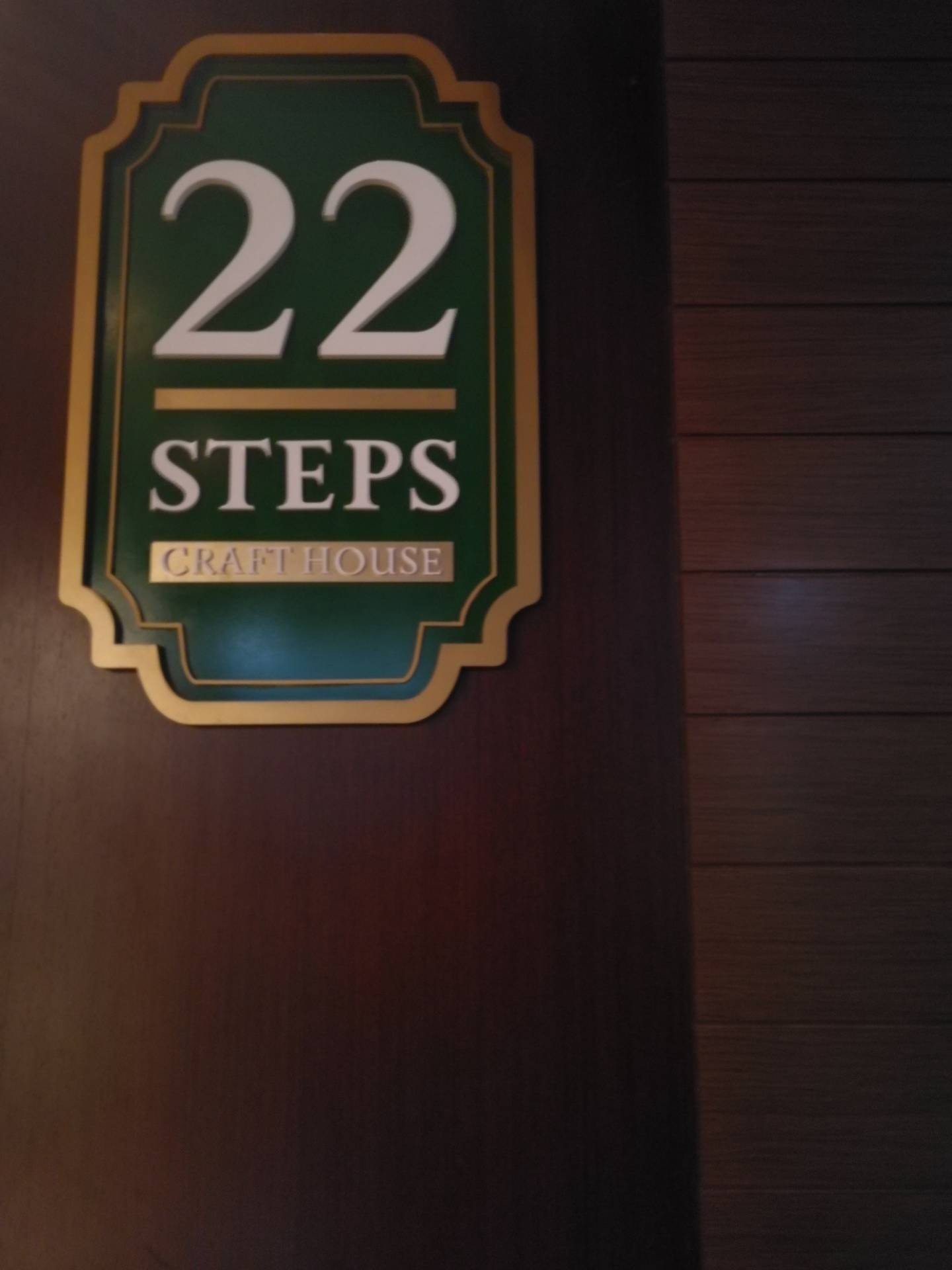 รีวิว 22 Steps Craft House - เบียร์เยอะ บรรยากาศชิล มีเอาท์ดอร์เล็ก ๆ