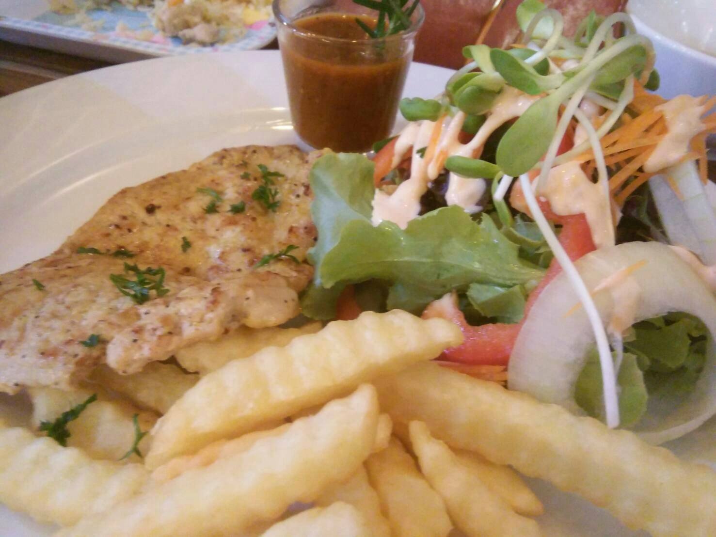 รีวิว Cafe 35 Central Marina - บรรยากาศดี อาหารอร่อยจานใหญ่มากกกกการตก ...