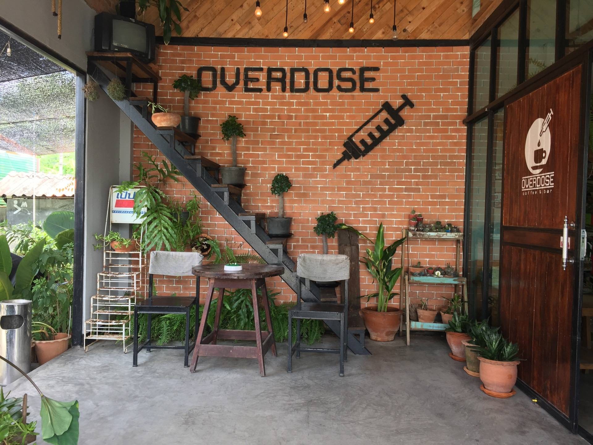 รีวิว OVERDOSE cafe&hostel - อาหารอร่อยขอคอนเฟิมมมม - Wongnai