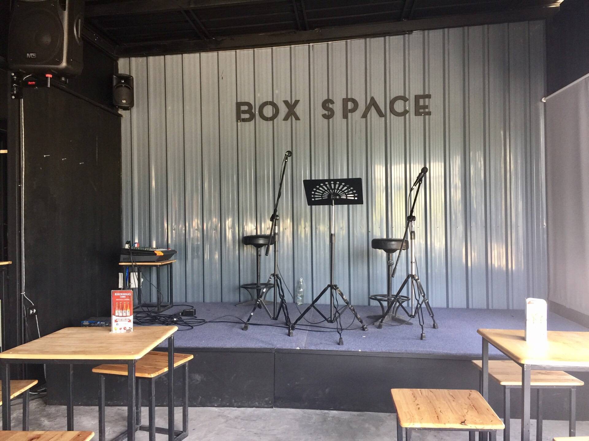 รีวิว Box Space - อาหารรสชาดจัดว่าดี แต่บรรยากาศร้านเหมือนปิดตลอดเวลา ...