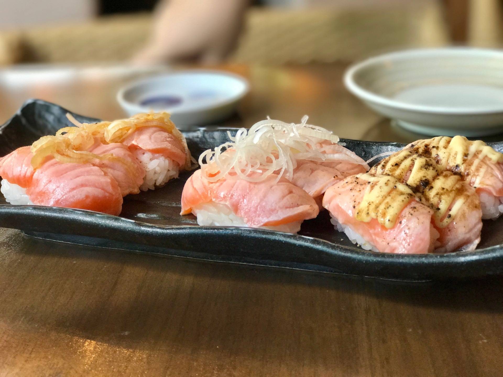 รีวิว Sen-ryo Sushi ทองหล่อ - โปรเด็ดข้าวปั้นแซลมอน 3 คำ 35 บาท!!