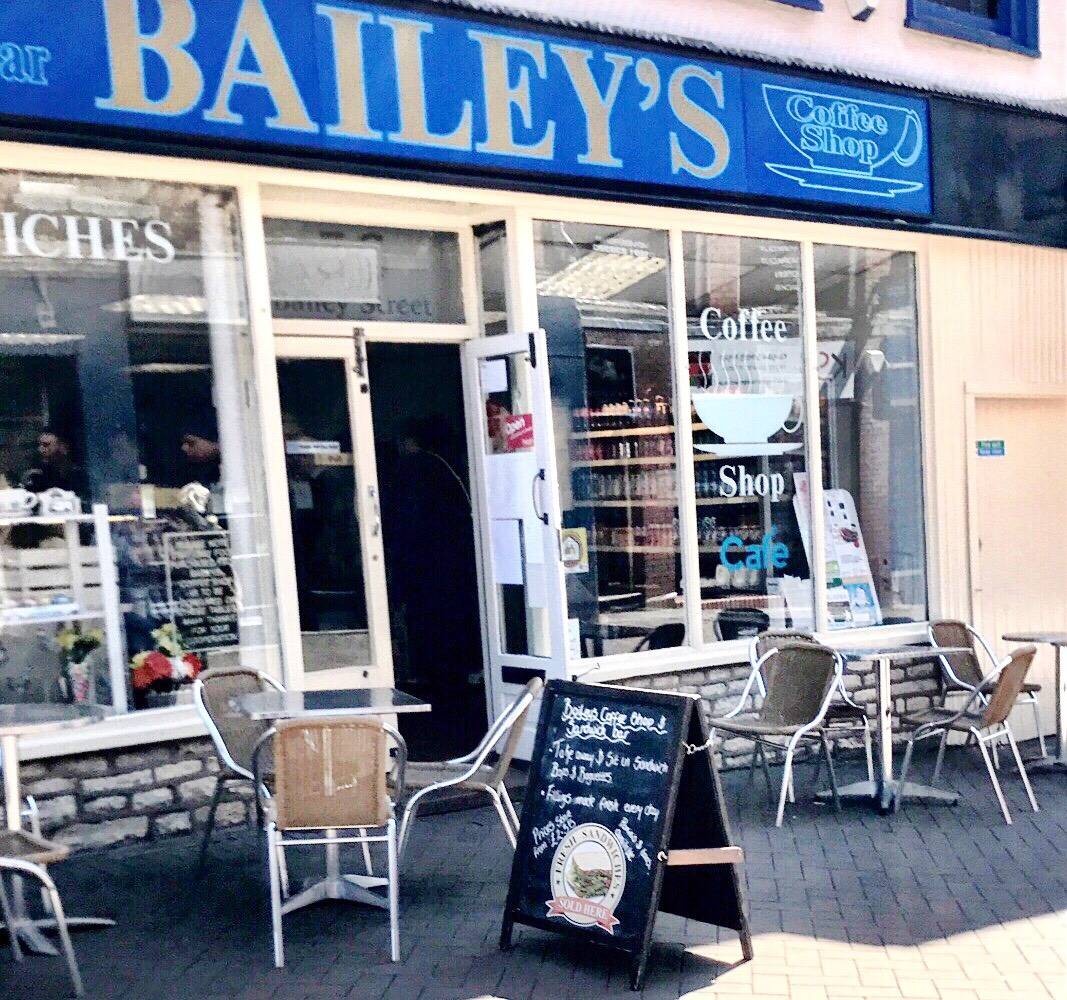 ร้าน Bailey's Coffee Shop and Sandwich Bar | รีวิวร้านอาหาร