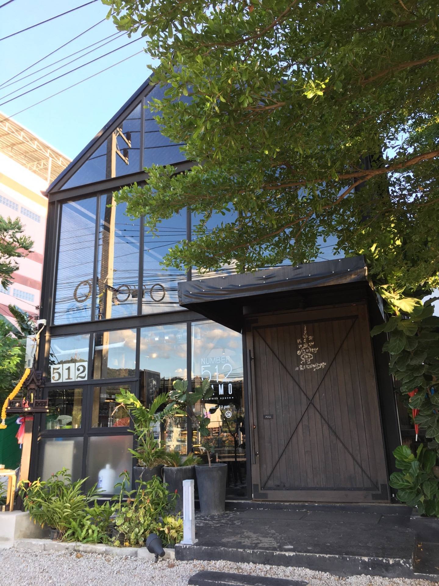 รีวิว SAMO coffee bar - ร้านเท่ๆ ล้อมรอบต้นไม้ใหญ่ บรรยากาศโปร่งๆ มี ...