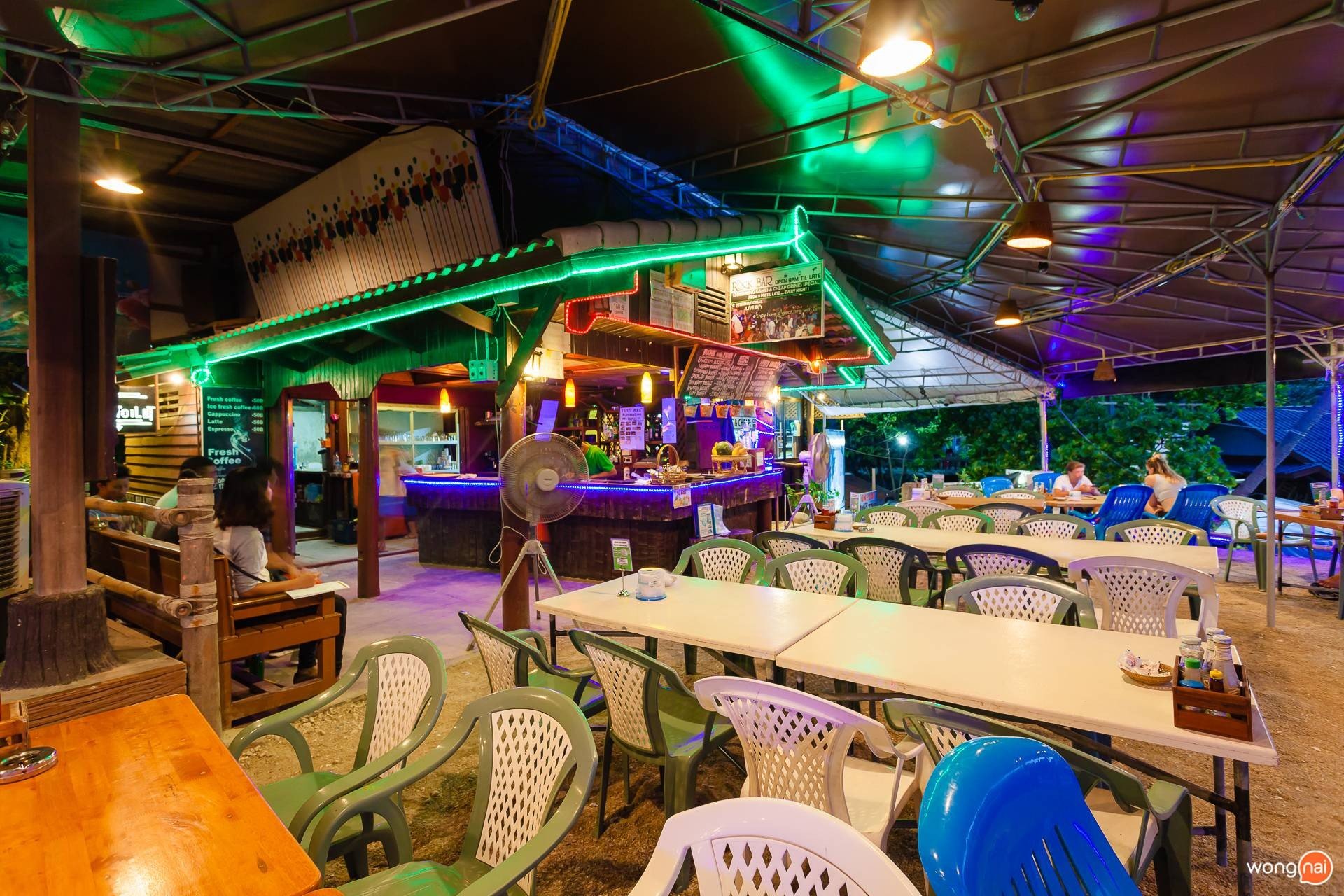 ร้าน The Rock Bar & Restaurant เกาะพะงัน | รีวิวร้านอาหาร