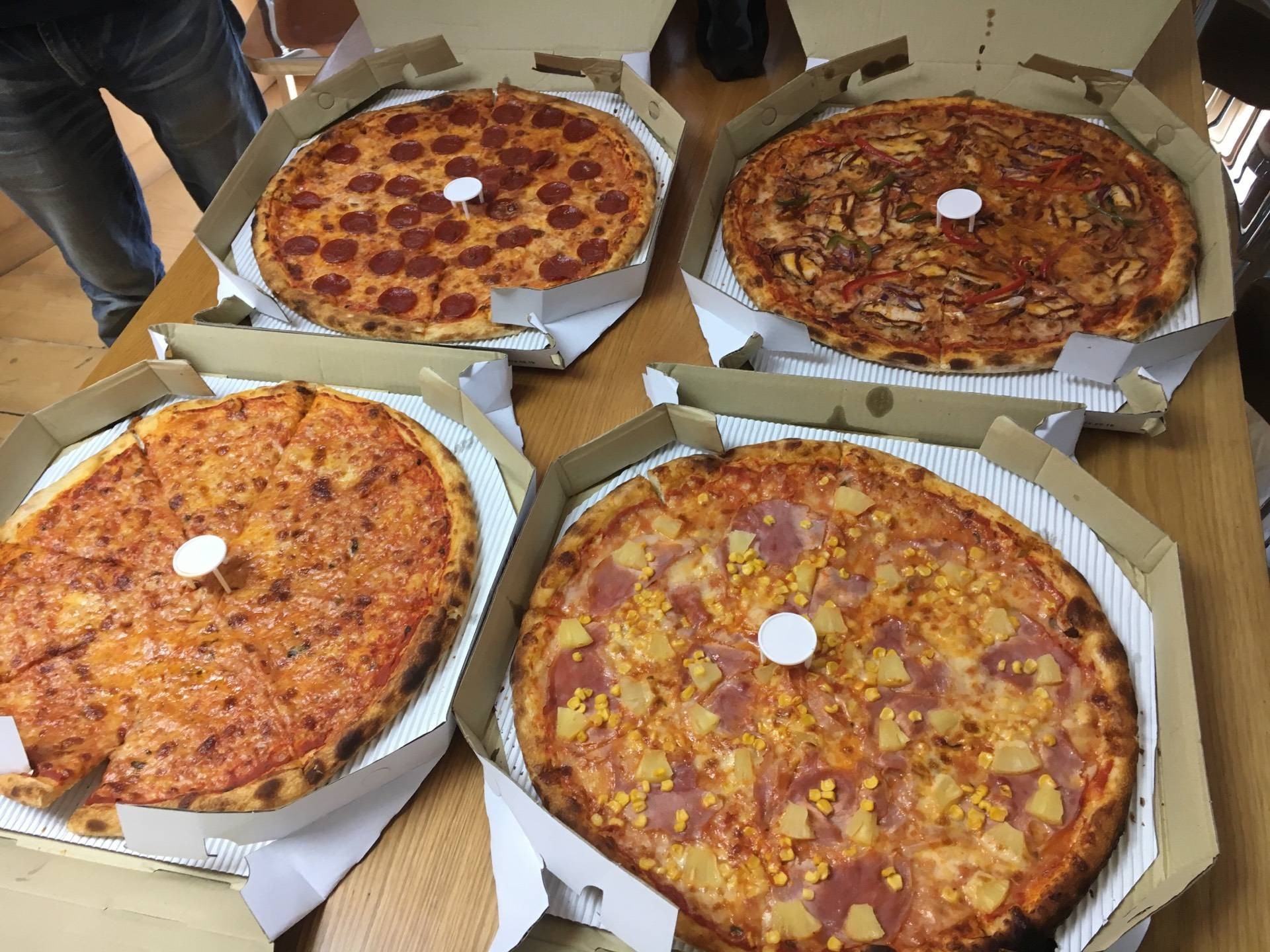 รีวิว Pizza Mania สุขุมวิท 23 - อเมริกันพิซซ่าของแท้