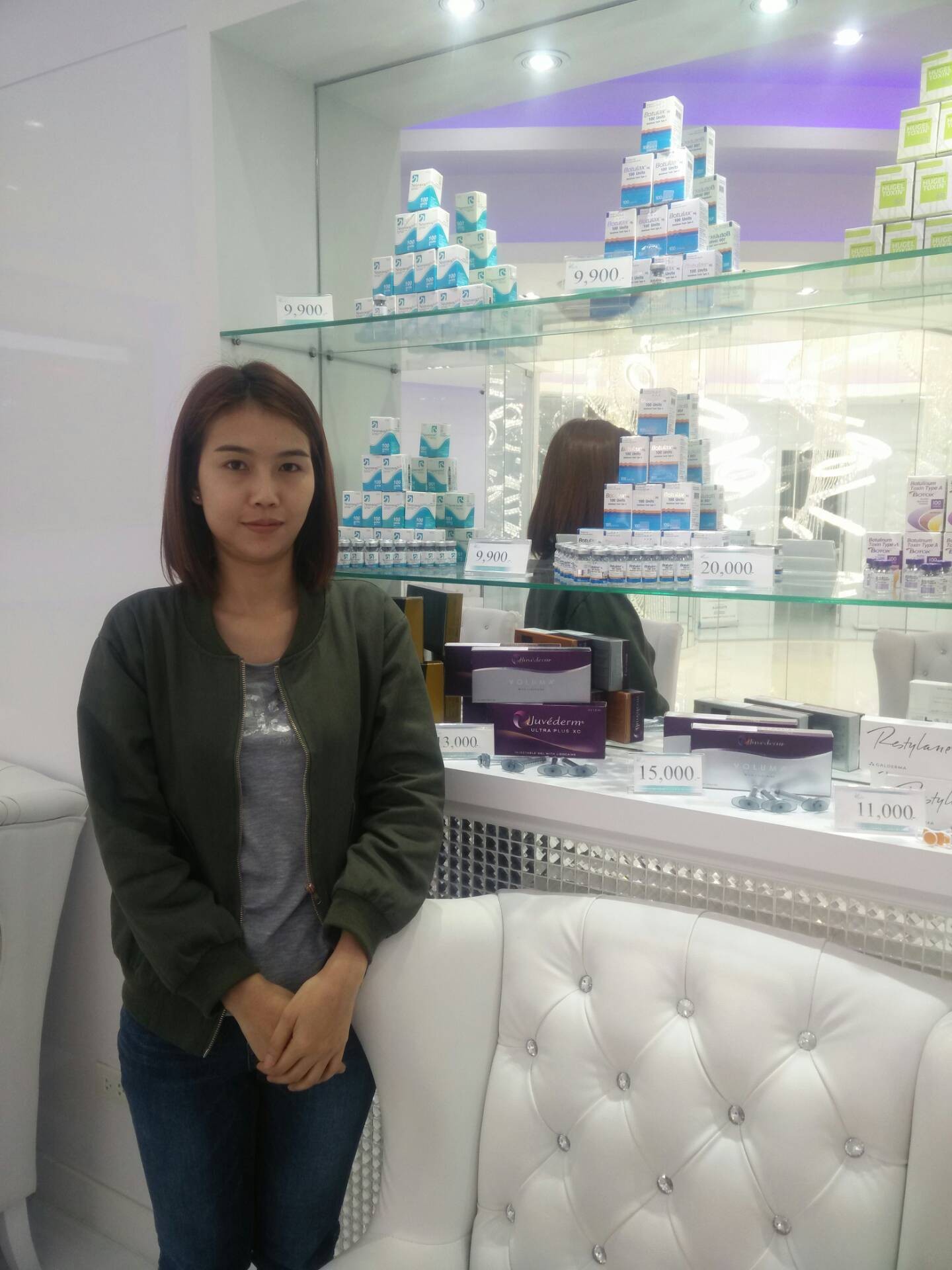รีวิว V Square Clinic Botox Filler Center Gateway เอกมัย - / ฉีดโบทอก ...
