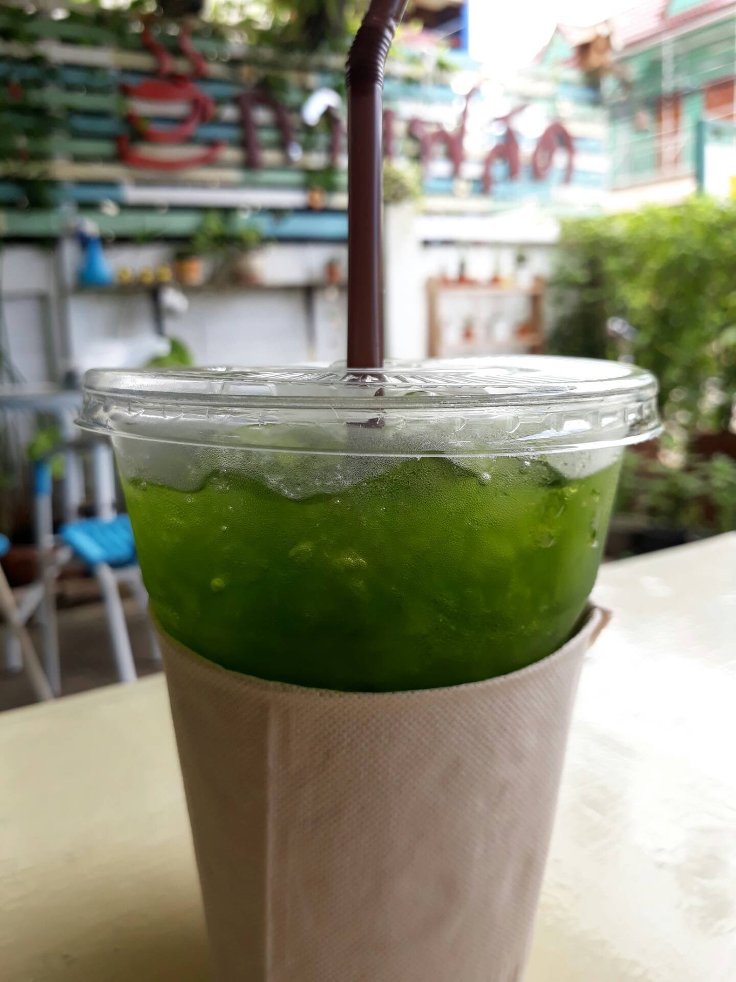 รีวิว Longka Coffee - บรรยากาศร้านตกแต่งสวยครับ