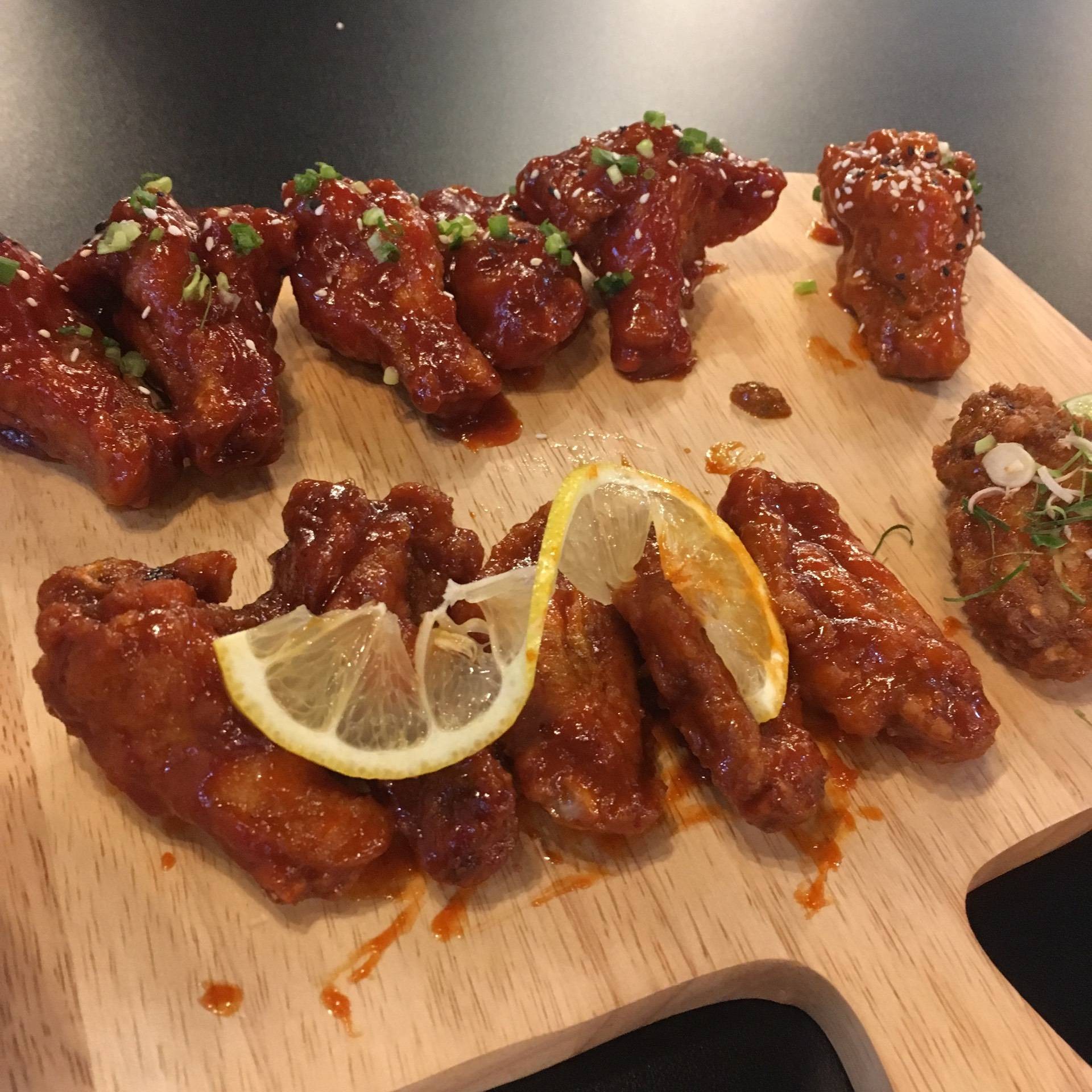 รีวิว Incheon Chicken Wings SHOW DC - รสชาติปานกลาง แต่ไม่ถูกปากเรานะ ...