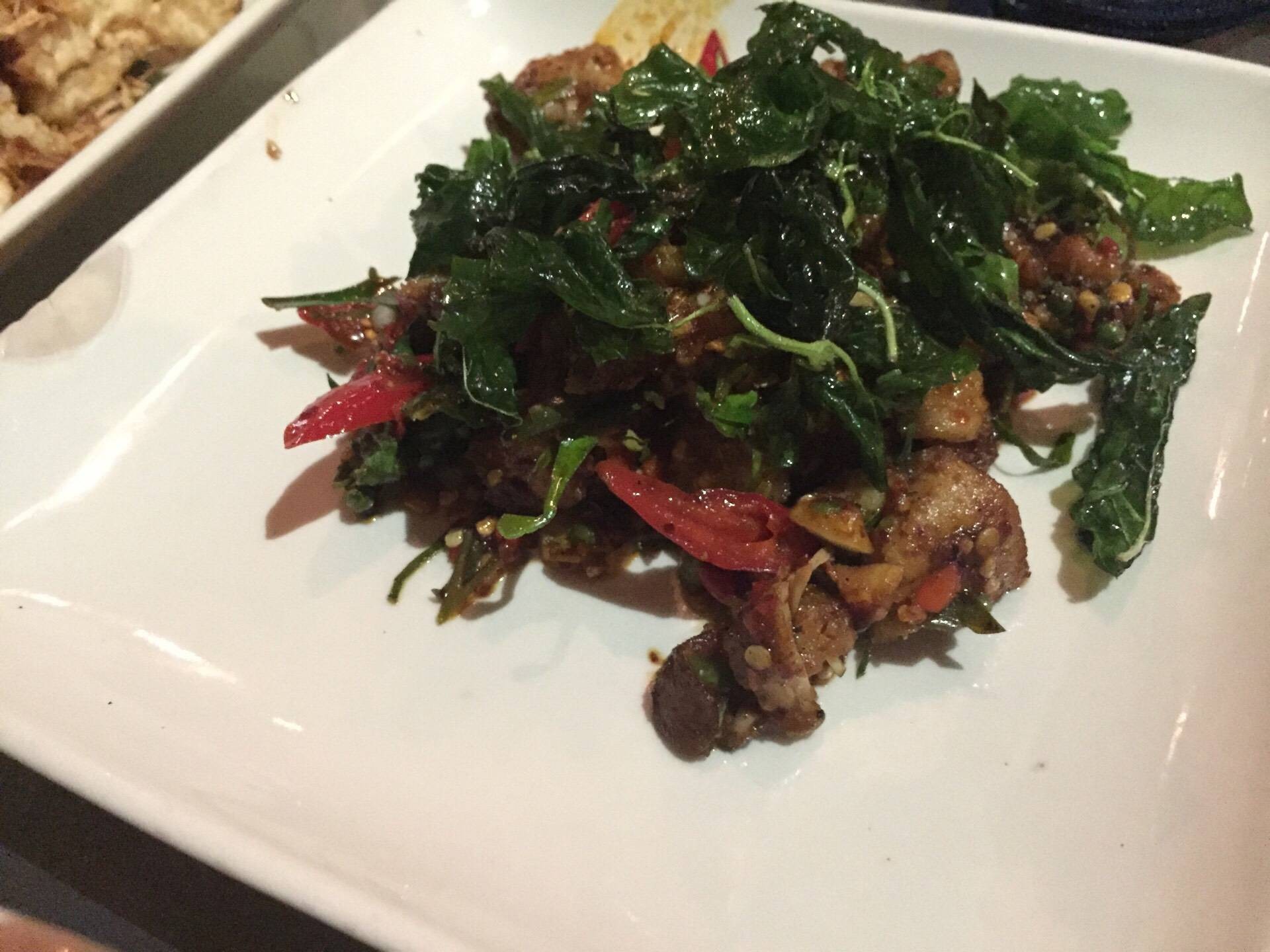 ซี่โครงหมูกะเพรากรอบ • อร่อยยกนิ้ว ไม่จัดมาก กลมกล่อมกำลังดี ร้าน About ...