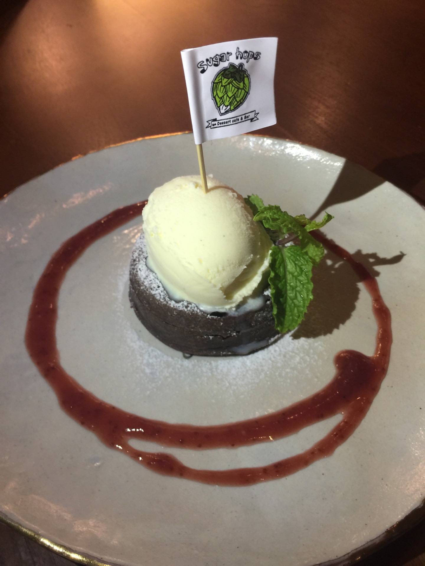 รีวิว Sugar Hops - Perfect for chilling with friends !! Quality food