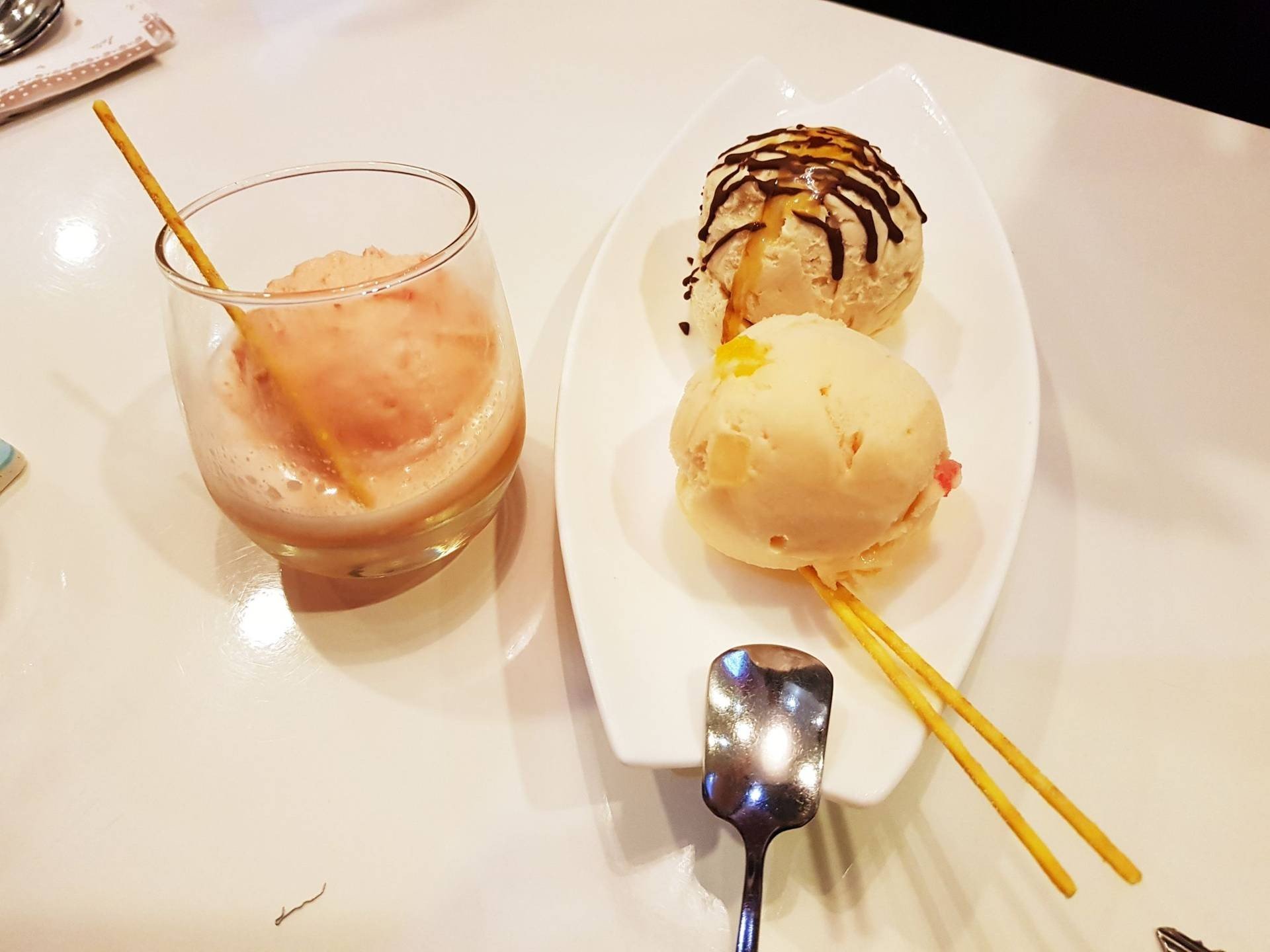 รีวิว Ice cream studio - the best time for ice cream is "always" - Wongnai