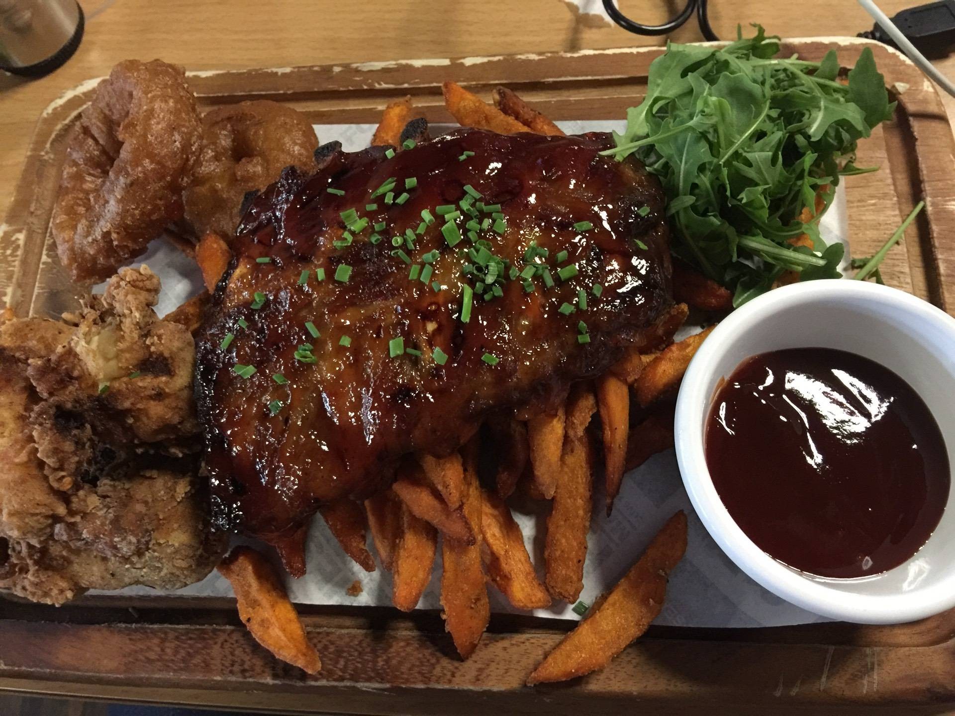 ร้าน Red Cafe at Old Trafford | รีวิวร้านอาหาร - Wongnai