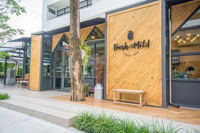 รีวิว Fresh&Mild since 1992 - รักใครให้ดื่มนม จูงมือกันไปดื่มนมพร้อมของ ...