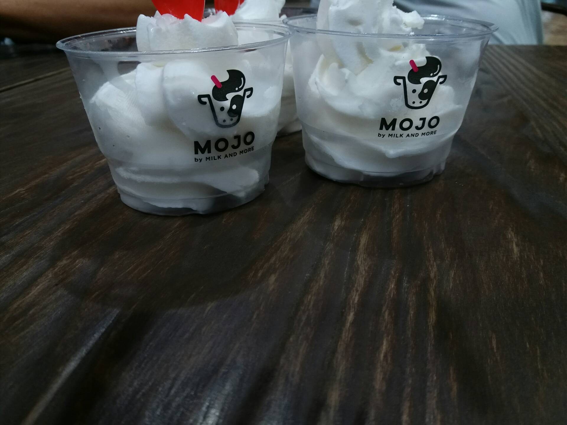 รีวิว Mojo By Milk And More สวนเพลินมาร์เก็ต - ไอติมนม ฮอกไกโด