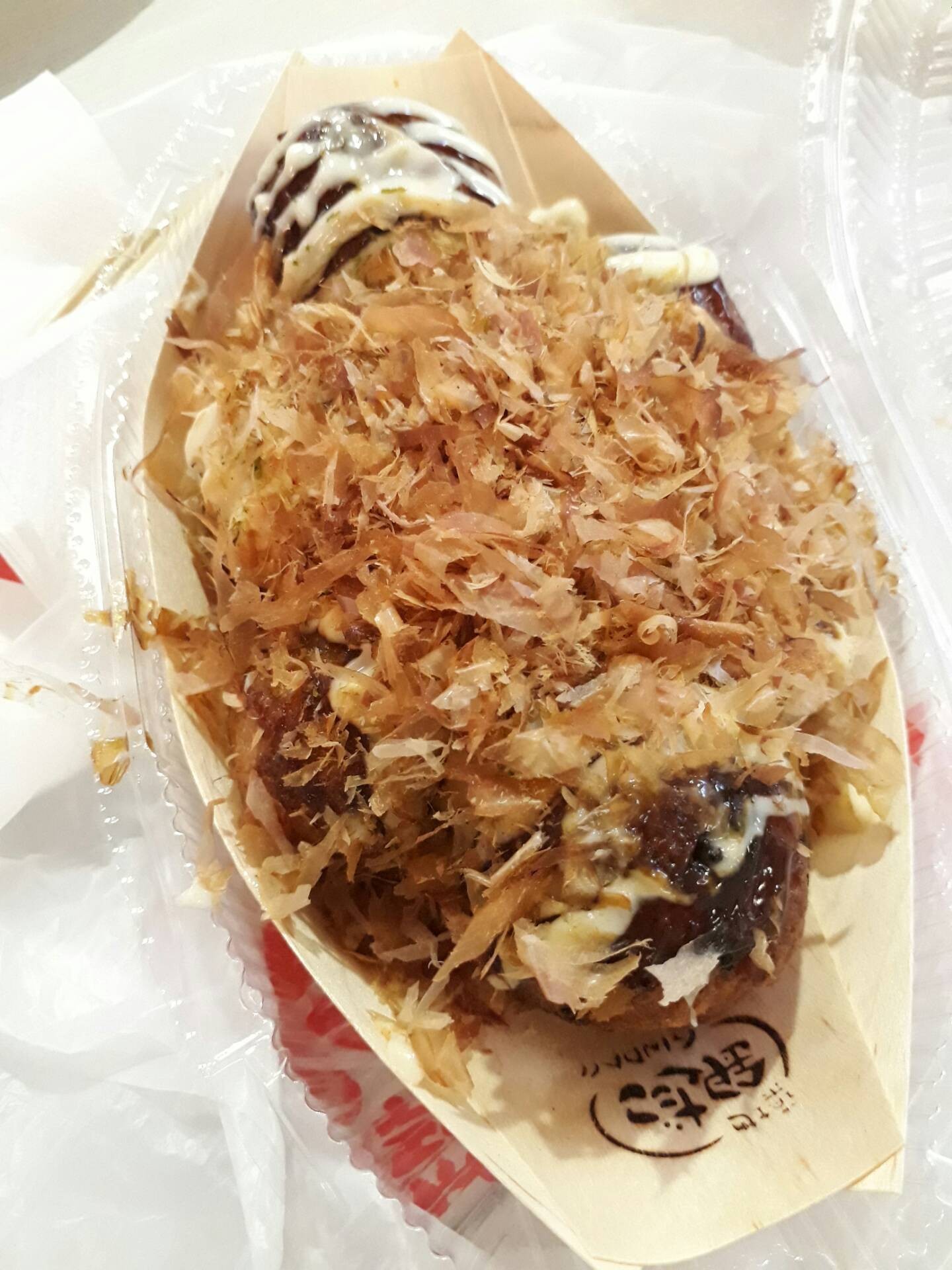รีวิว Gindaco (กินดาโกะ) เซ็นทรัล ลาดพร้าว - อร่อย ลูกโต ราดซอสเยอะ ปลา ...