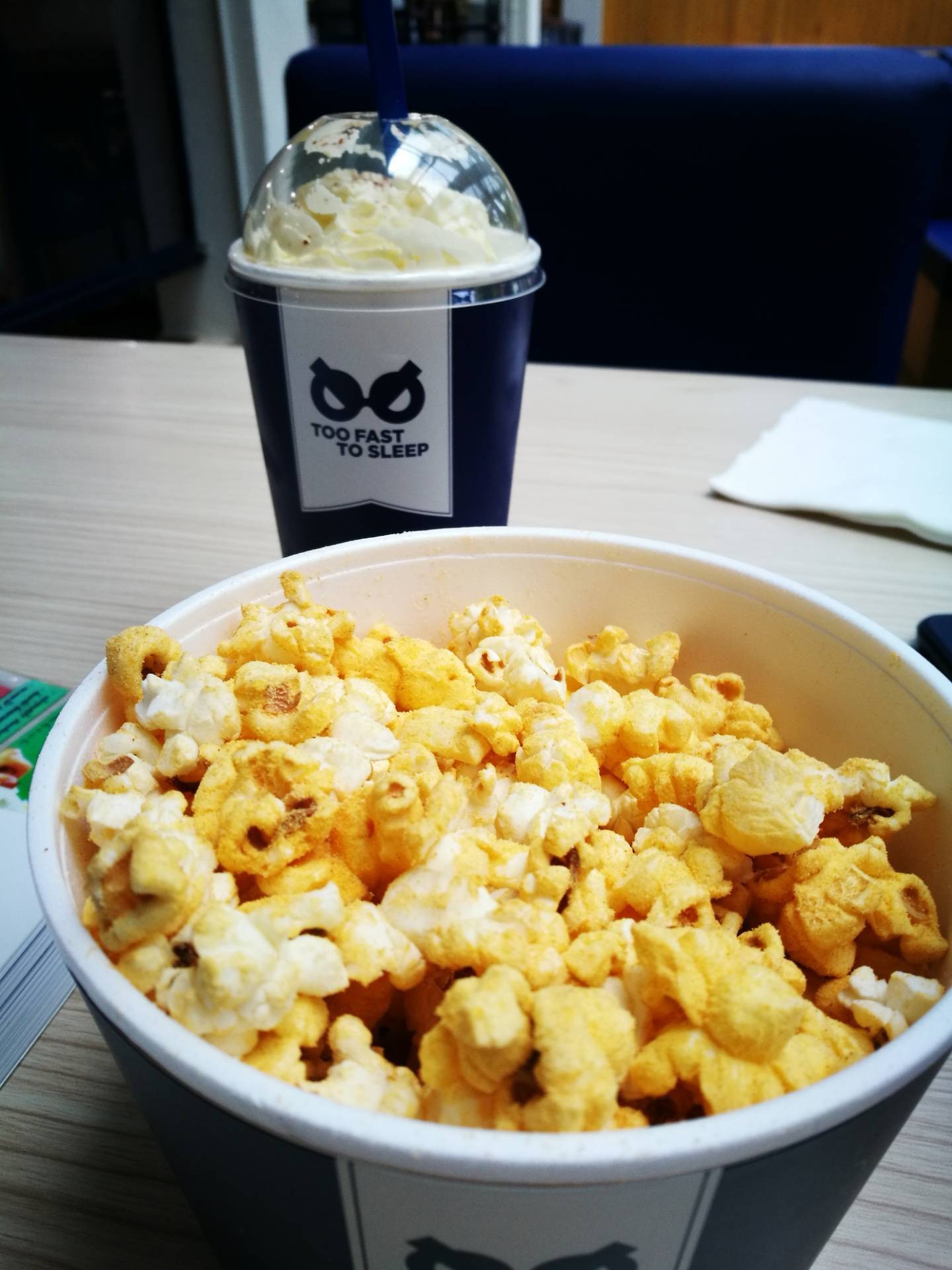 รีวิว Too Fast Too Sleep KU - ที่อ่านหนังสือน่านั่ง