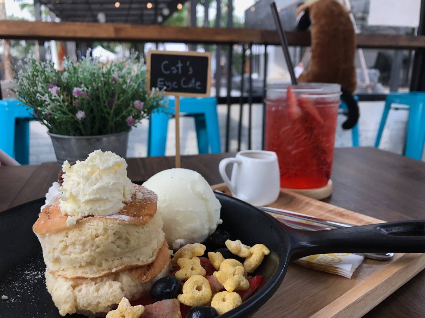 ร้าน Cat's Eye Cafe - Coffee & Dessert | รีวิวร้านอาหาร