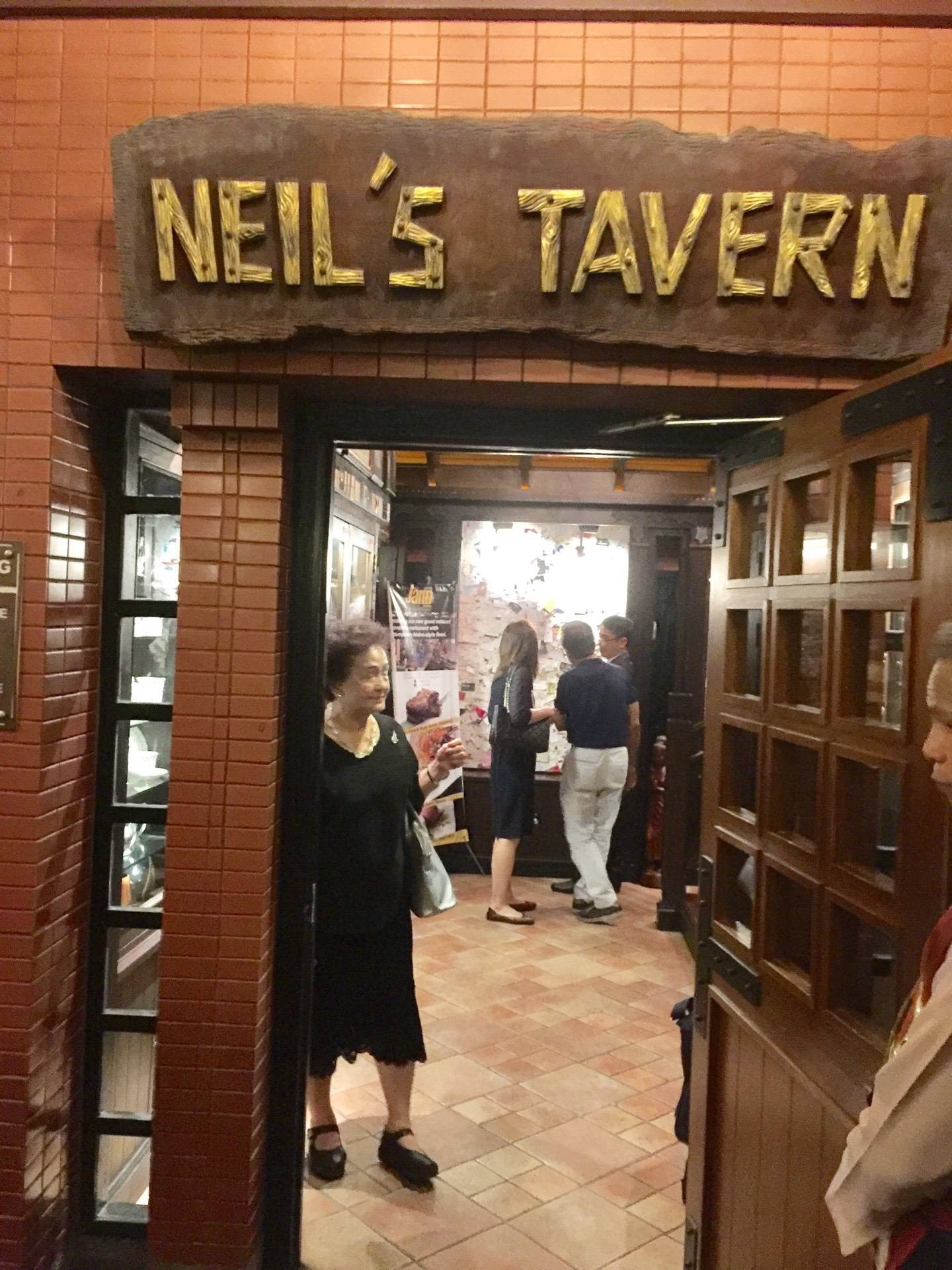 รีวิว Neil's Tavern Restaurant ร่วมฤดี - ภัตตาคารสเต๊กแบบฝรั่งเก่าแต่ ...
