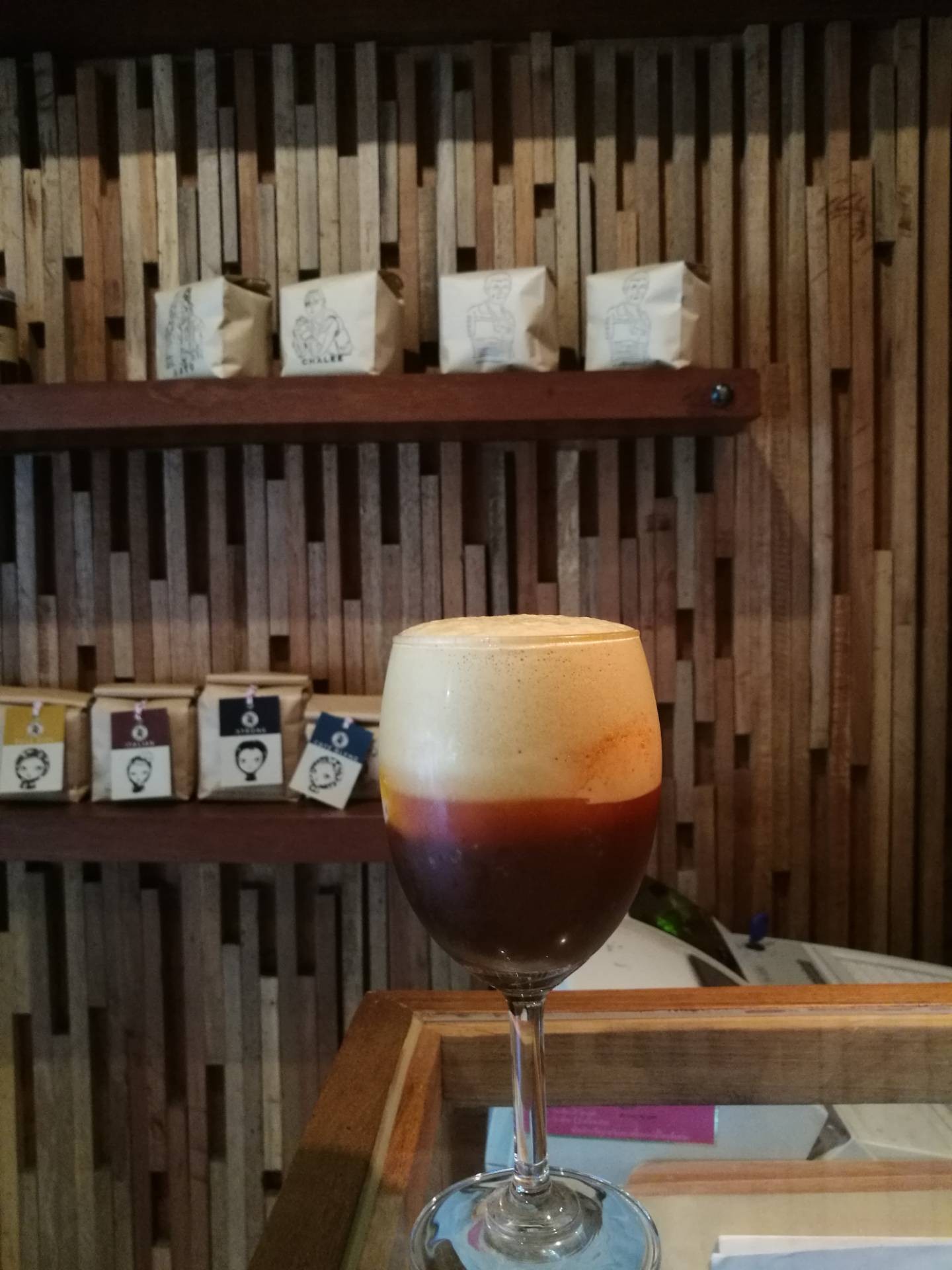 รีวิว Akha Ama Coffee Original สันติธรรม - เป็นร้านกาแฟที่รู้ว่ากาแฟออ ...