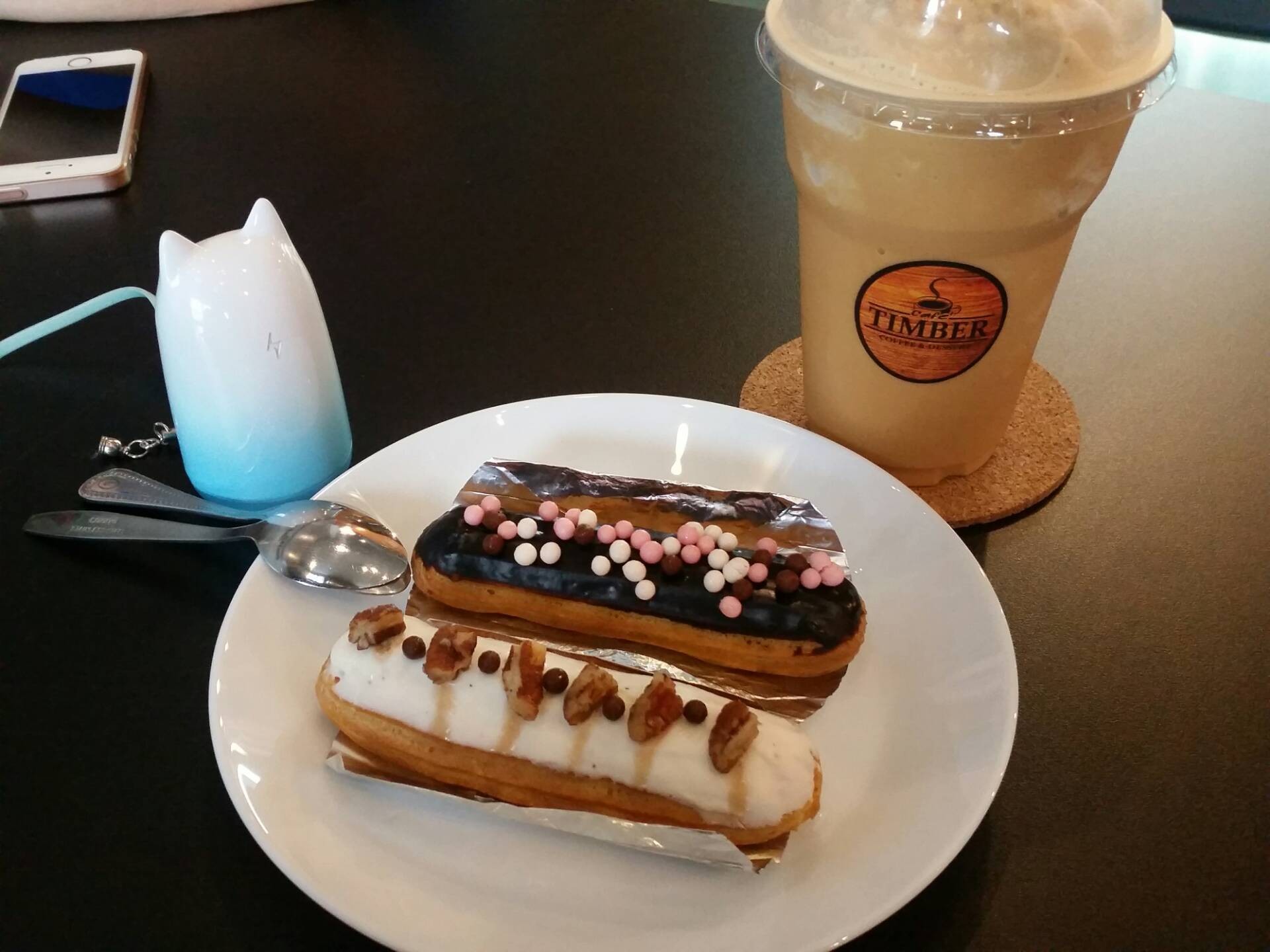รีวิว Timber Cafe - ร้านนั่งชิลล์แสนอร่อย