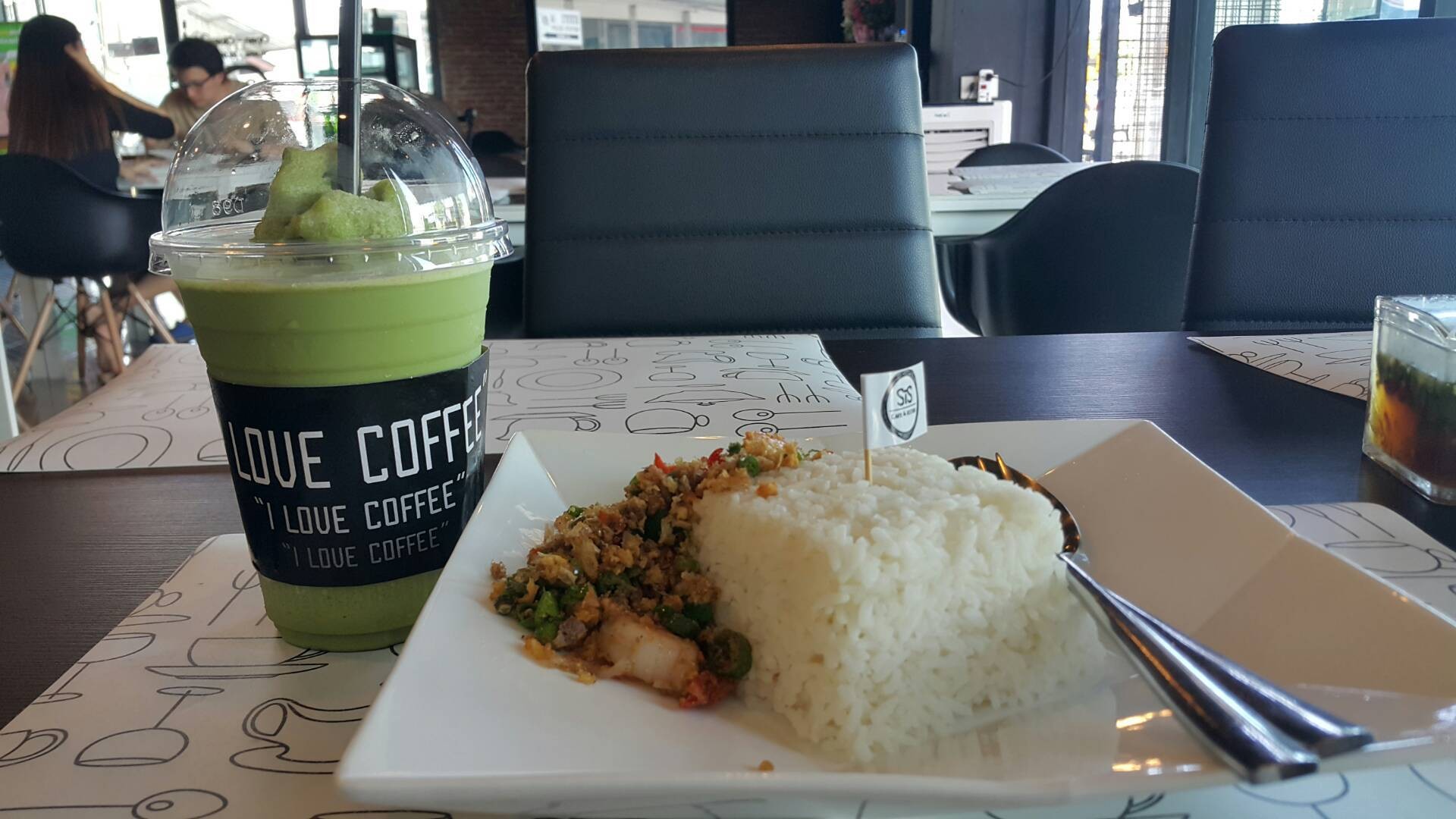 รีวิว Sis Cafe & Bistro สนามบินน้ำ - ร้าน cafe บนถนนราชพฤกษ์