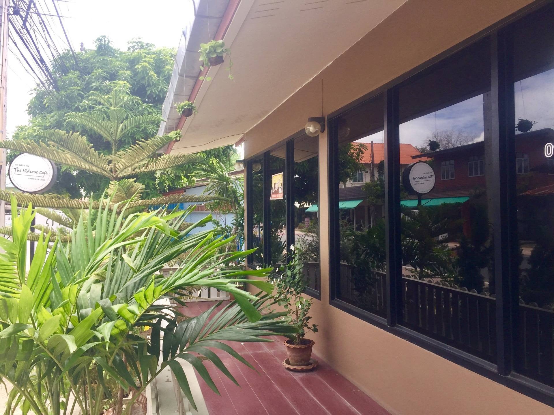 รีวิว The Hideout Cafe - เล็กดีรสโต