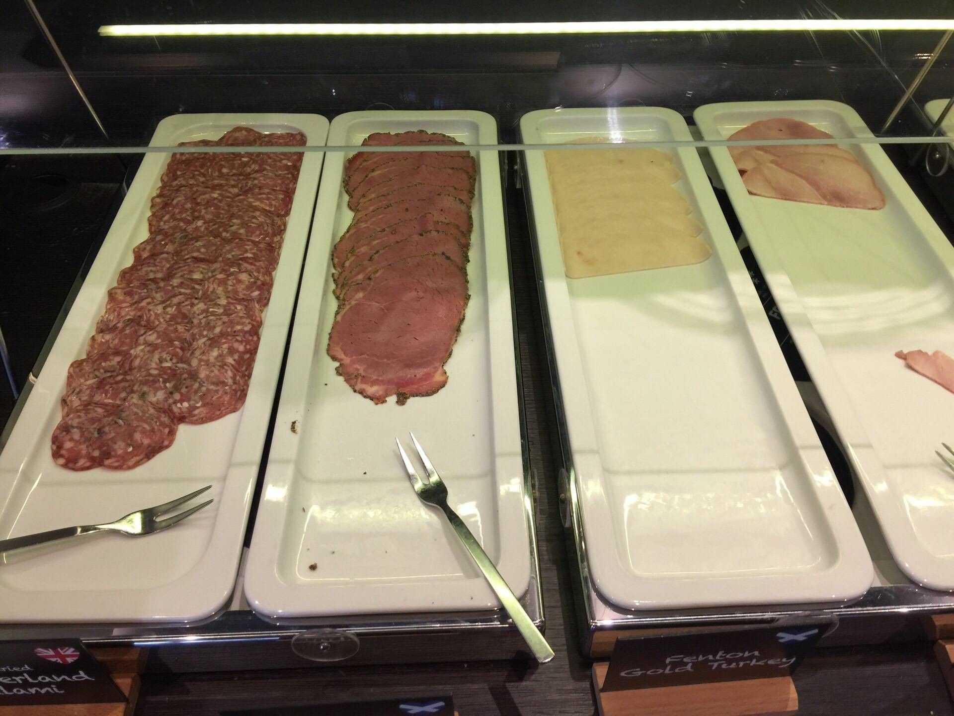 รีวิว Motel One - Breakfast Buffet - Wongnai