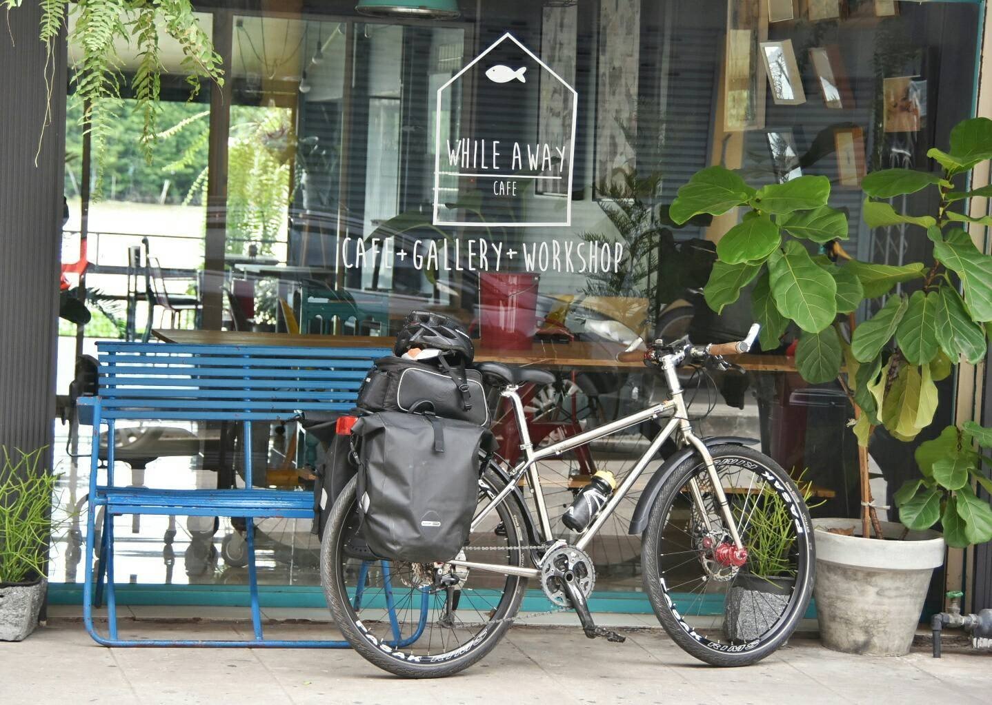 รีวิว Floriva Cafe. - ร้านกาแฟริมน้ำ บรรยากาศเก๋ๆ