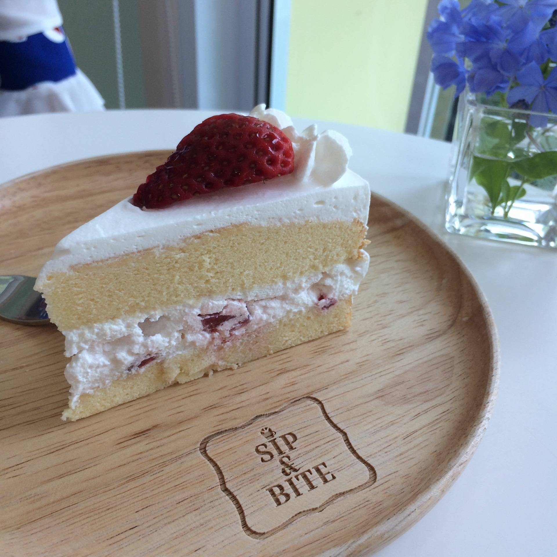 รีวิว Sip&Bite ซิปแอนด์ไบท์คอฟฟี่ - กาแฟดี เค้กอร่อย