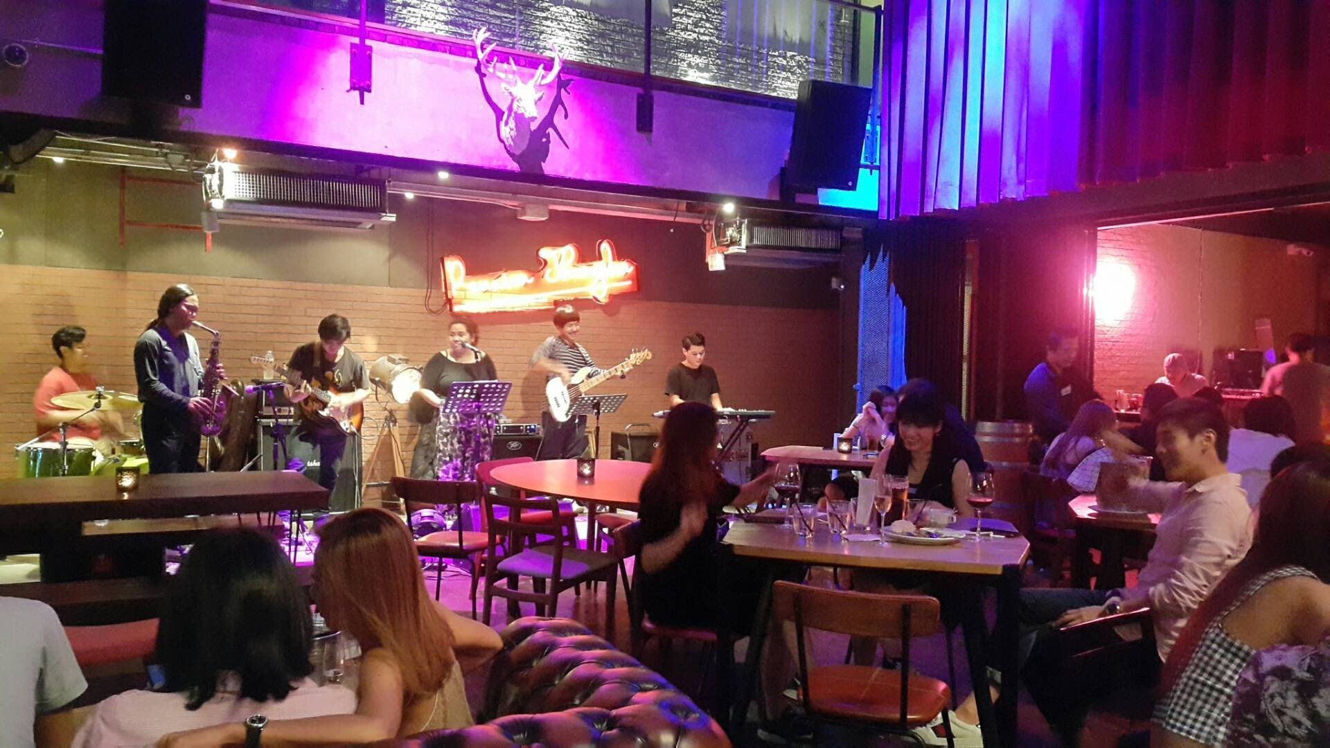 ร้าน REUNION Social Gathering Bar & Bistro | รีวิวร้านอาหาร - Wongnai