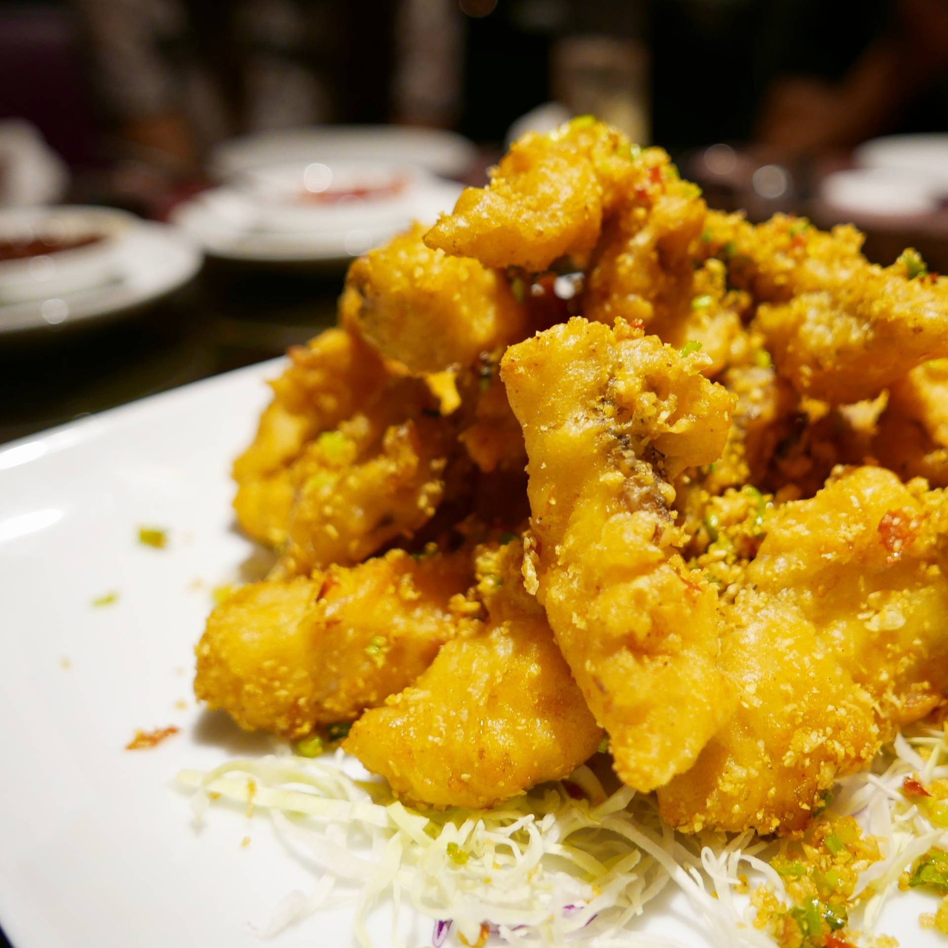 ปลาเก๋าทอดพริกเกลือ ร้าน Fei Ya โรงแรมเรเนซองส์ กรุงเทพฯ