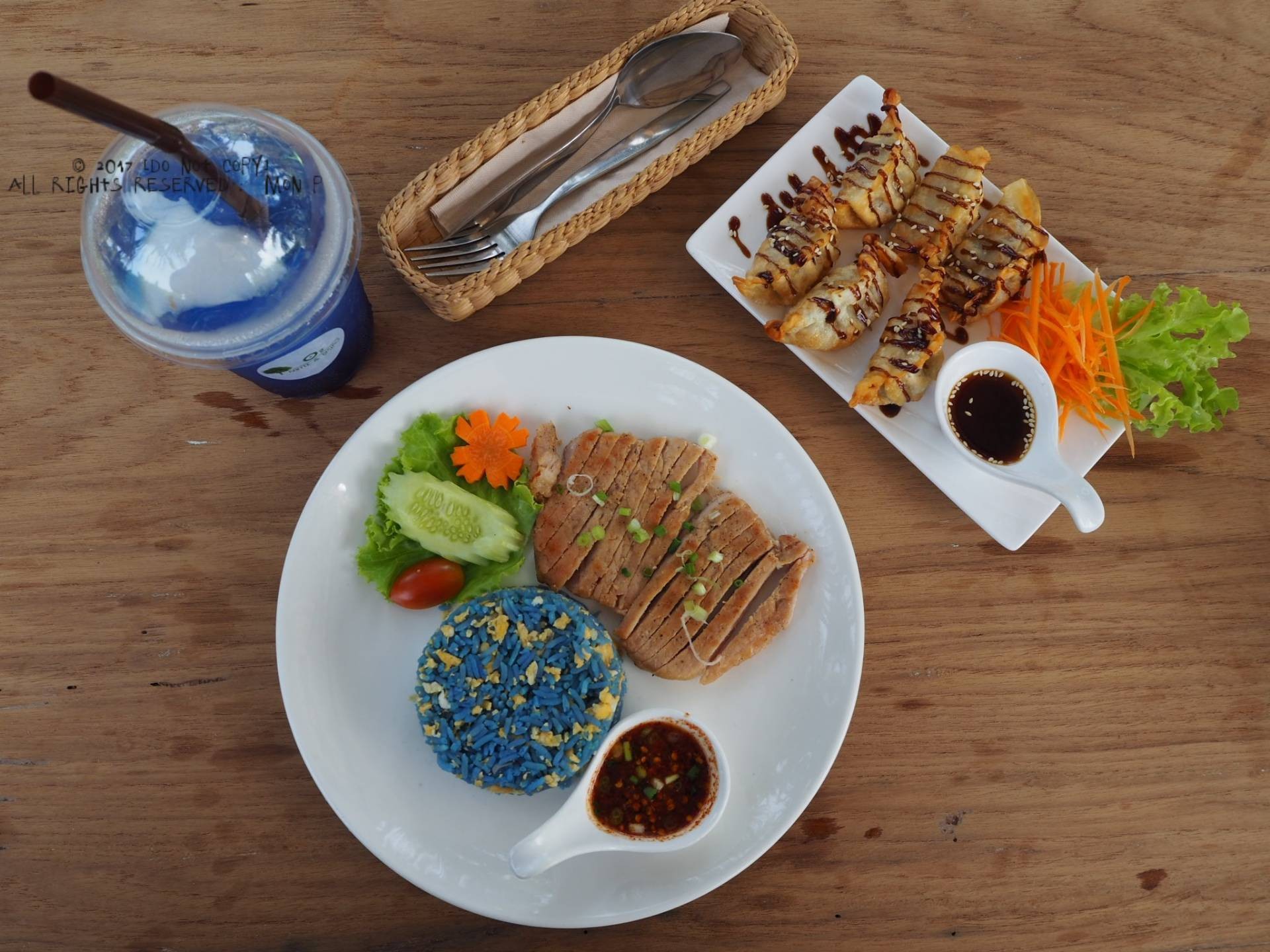 รีวิว O2 Kaffee & Bistro - นั่งกินข้าวในท้องร่อง พร้อมสูด oxygen กันให้ ...