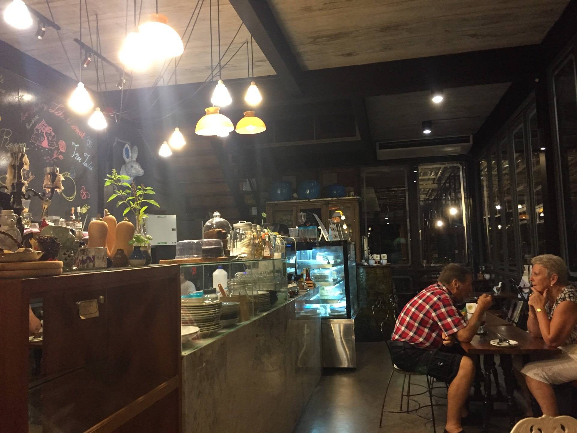 รีวิว Tree Tales Cafe พัทยา นาเกลือ - ร้านสวย อาหารเก๋ บริการดี