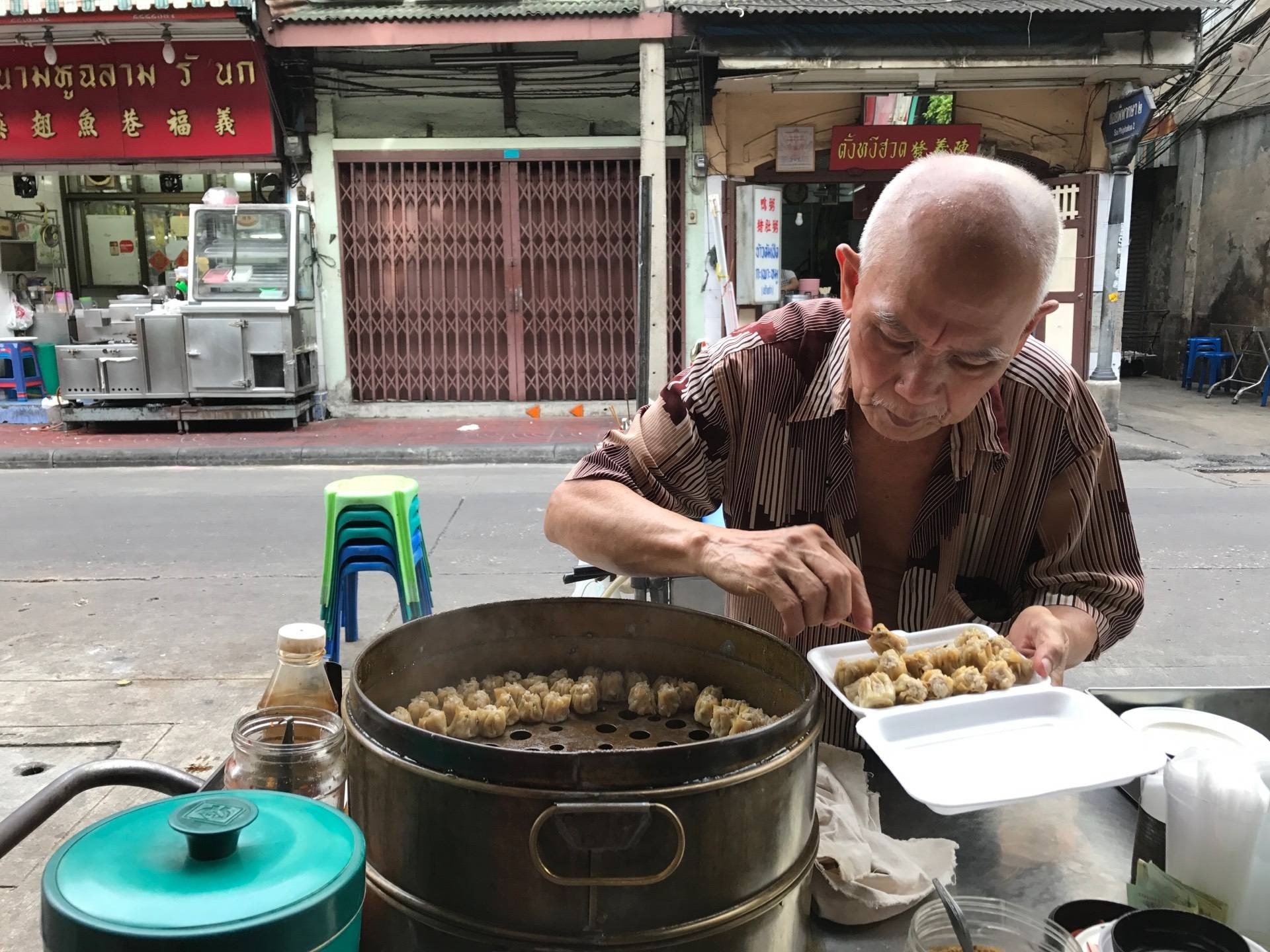 รีวิว ขนมจีบแป๊ะเซียะ - ขนมจีบหน้าวัดญวนชื่อดัง