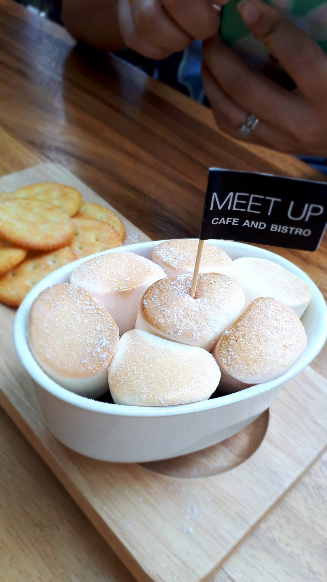 รีวิว Meet Up Cafe' And Bistro - ร้านอาหารอร่อย กาแฟหอมกรุ่น แนะนำๆ ...