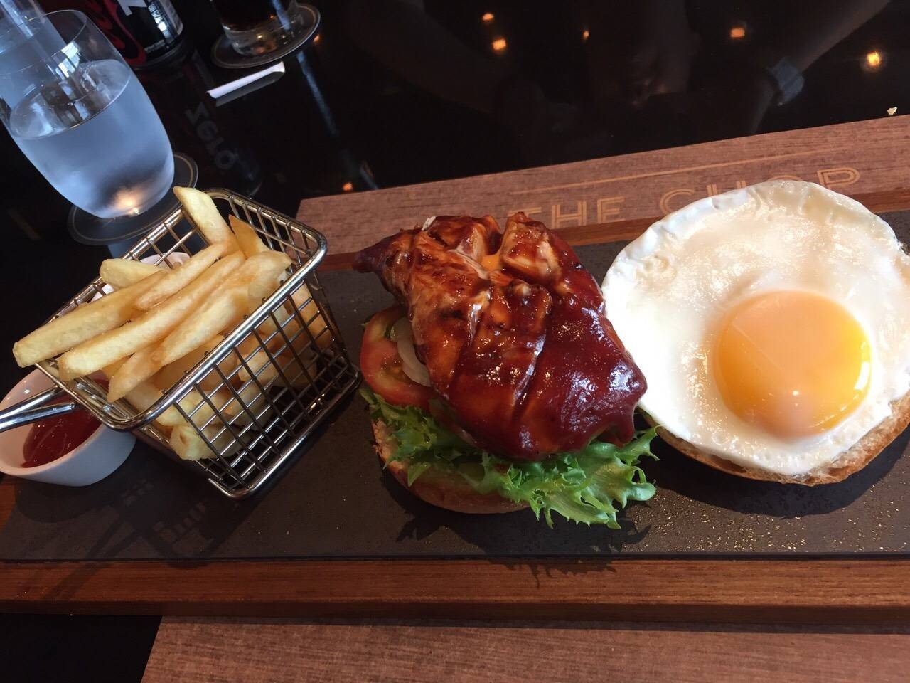 รีวิว The Chop The EmQuartier - chop burger