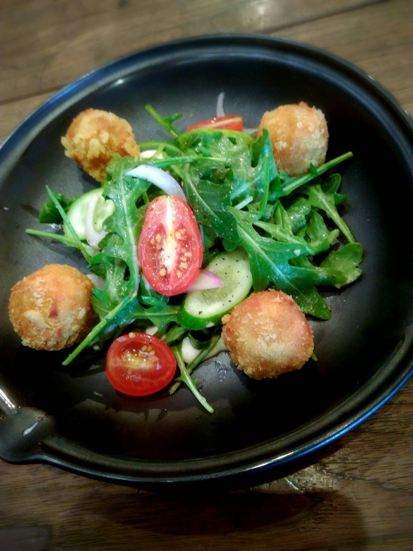 NZ Mussel Croquettes with AU Wild Rocket Salad ร้าน Kai New Zealand