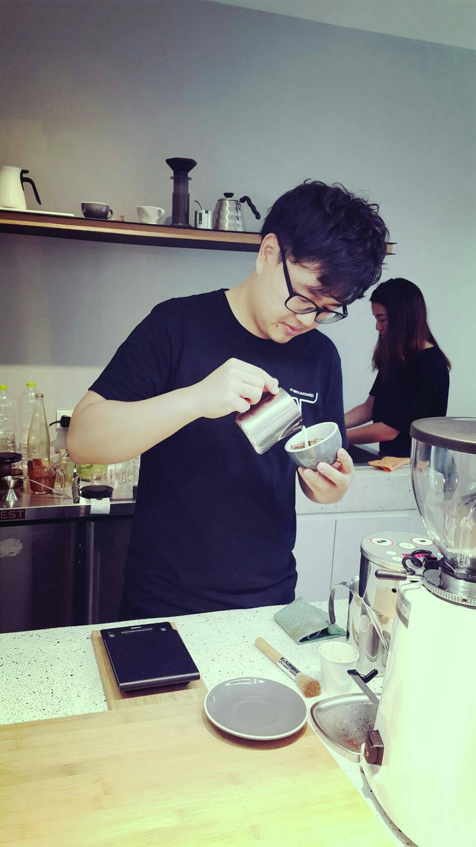 รีวิว Invisible coffee room - ร้านชิล กาแฟอร่อย กินคู่กับขนมต้ม แปลกแต่ ...