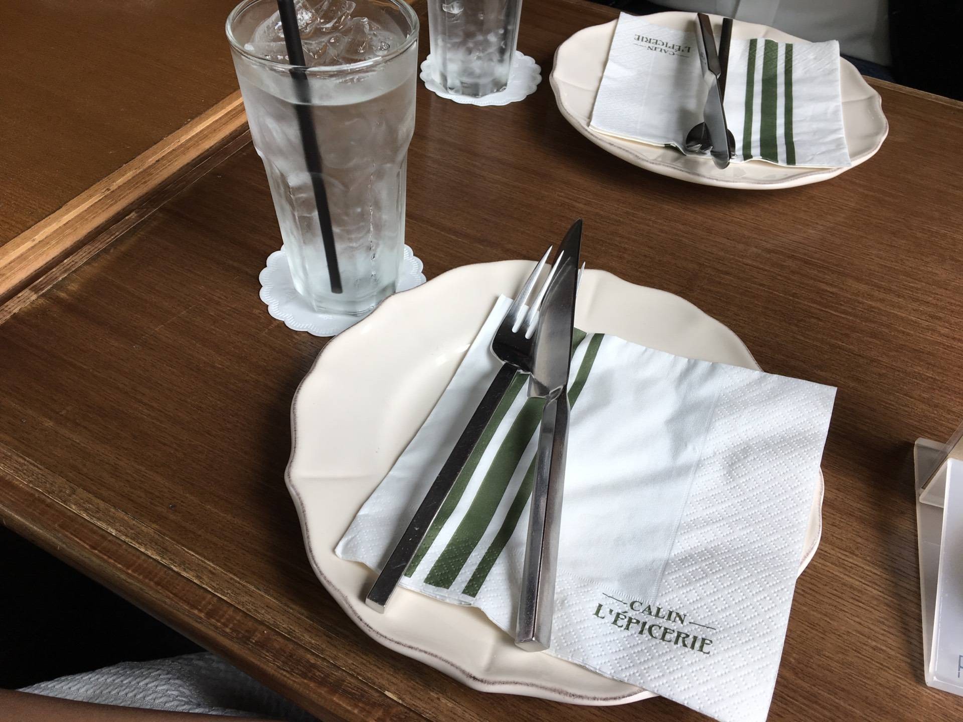 รีวิว CALIN Café : French Café & Gourmet Grocery - บรรยากาศดี บริการดี ...