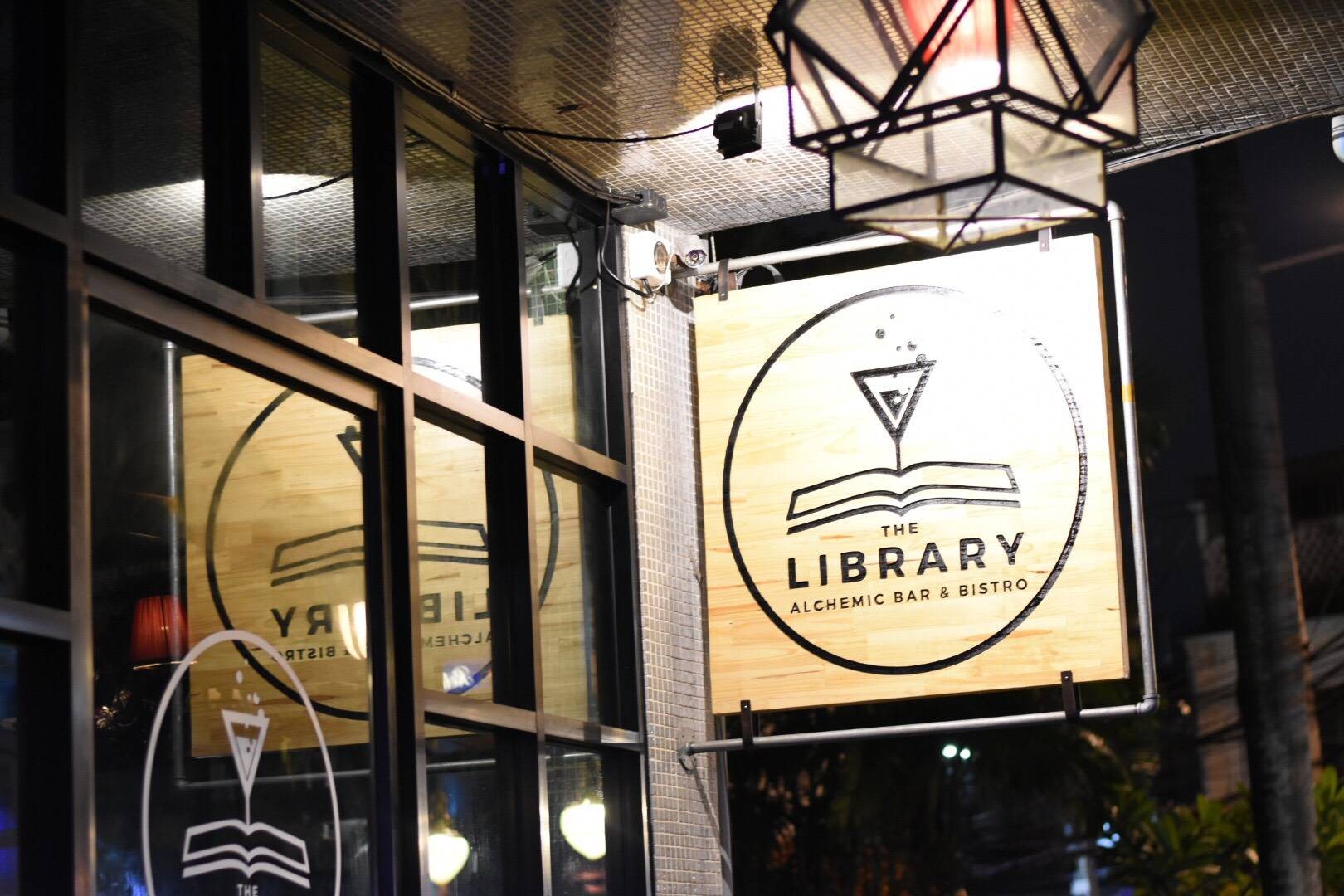 รูป The Library Phuket Library holding - Wongnai
