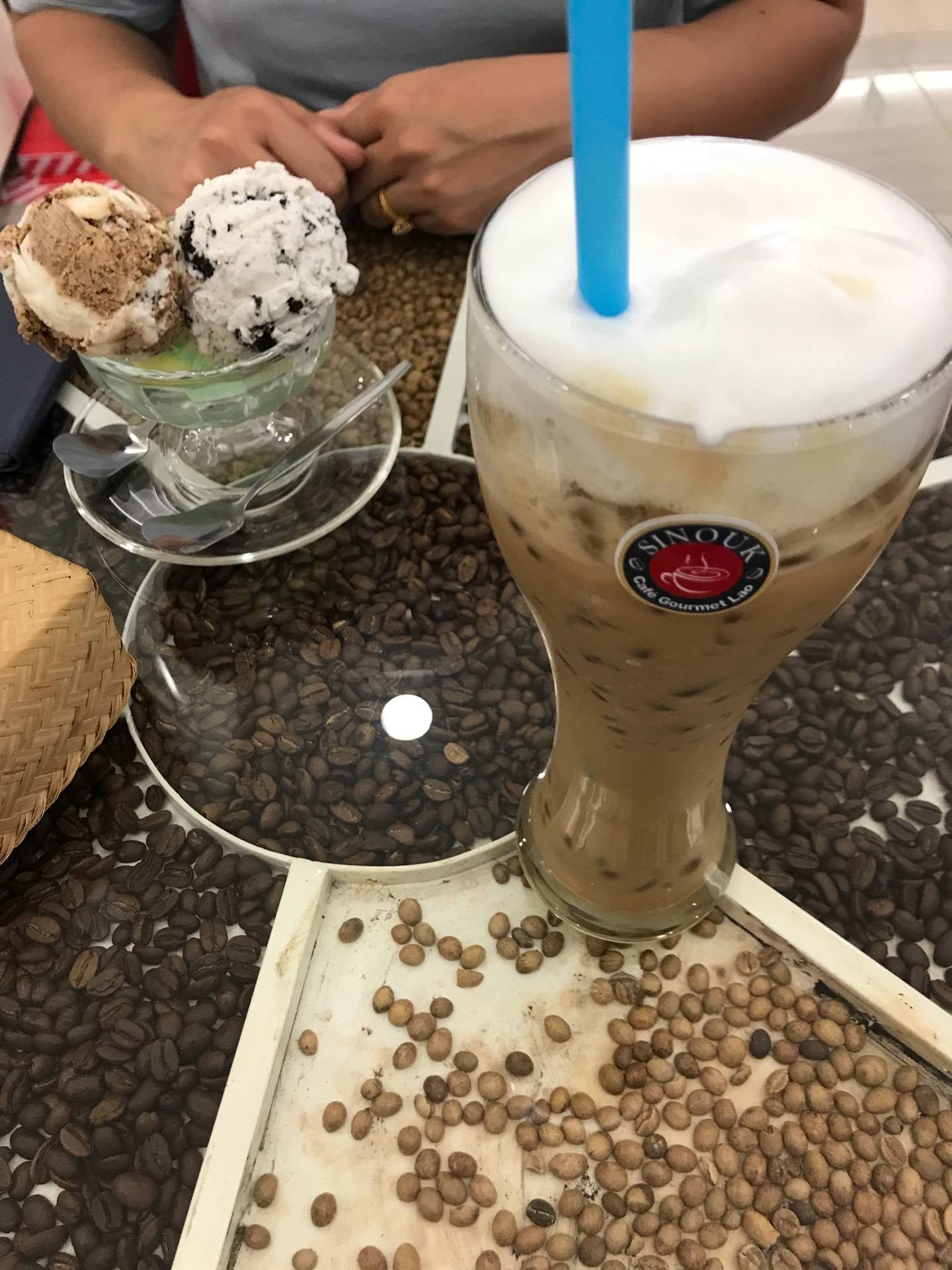 รีวิว Cafe' Sinouk - เห็นว่าแบรนด์นี้ดี