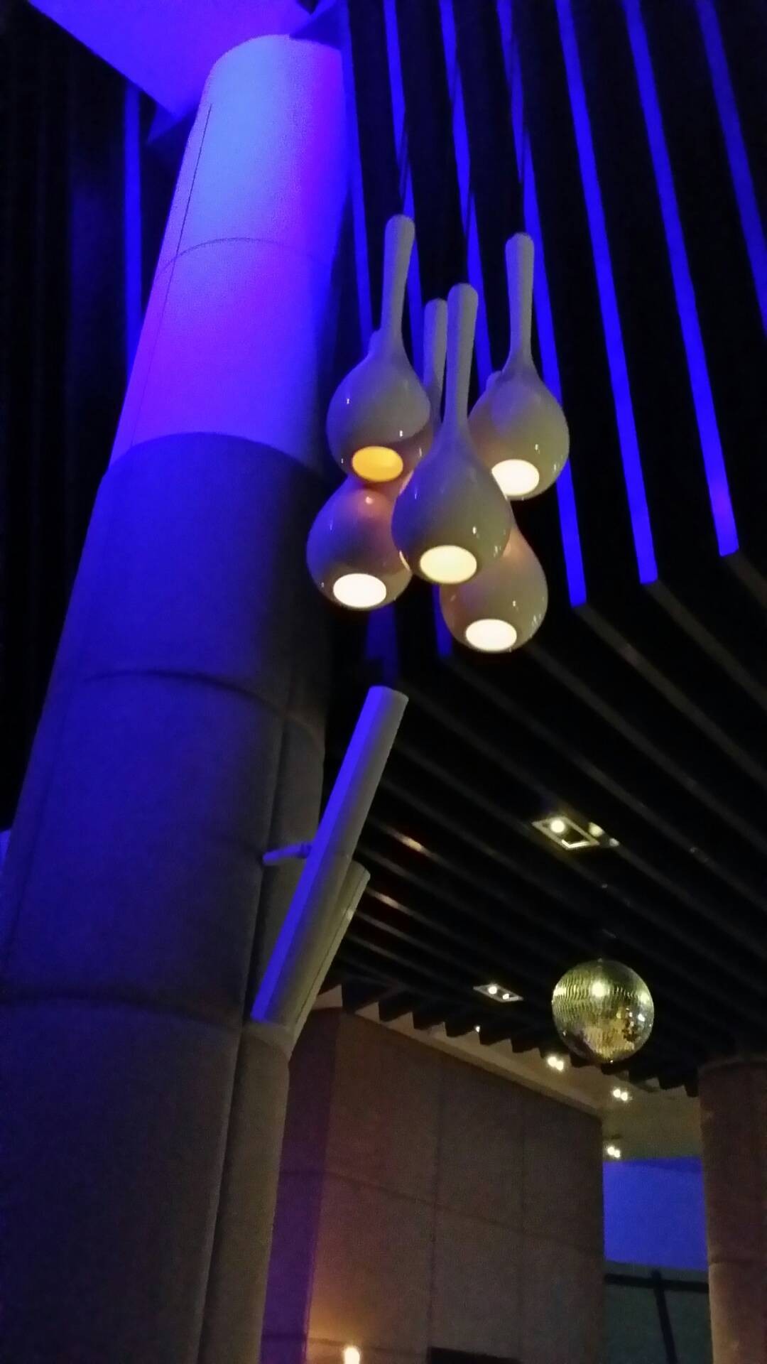 รูป Three Sixty Lounge Millennium Hilton Bangkok Hotel