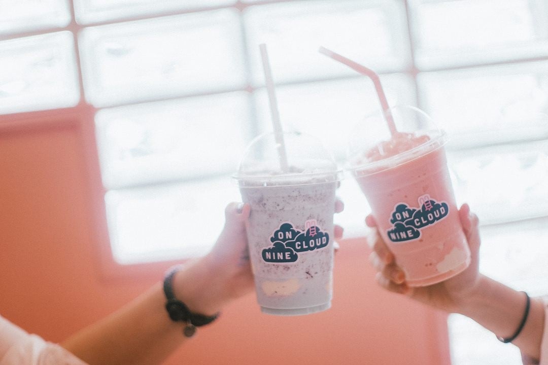 ดีลส่วนลดพิเศษร้าน On cloud nine - A sky full of desserts รับฟรี! เมนู ...