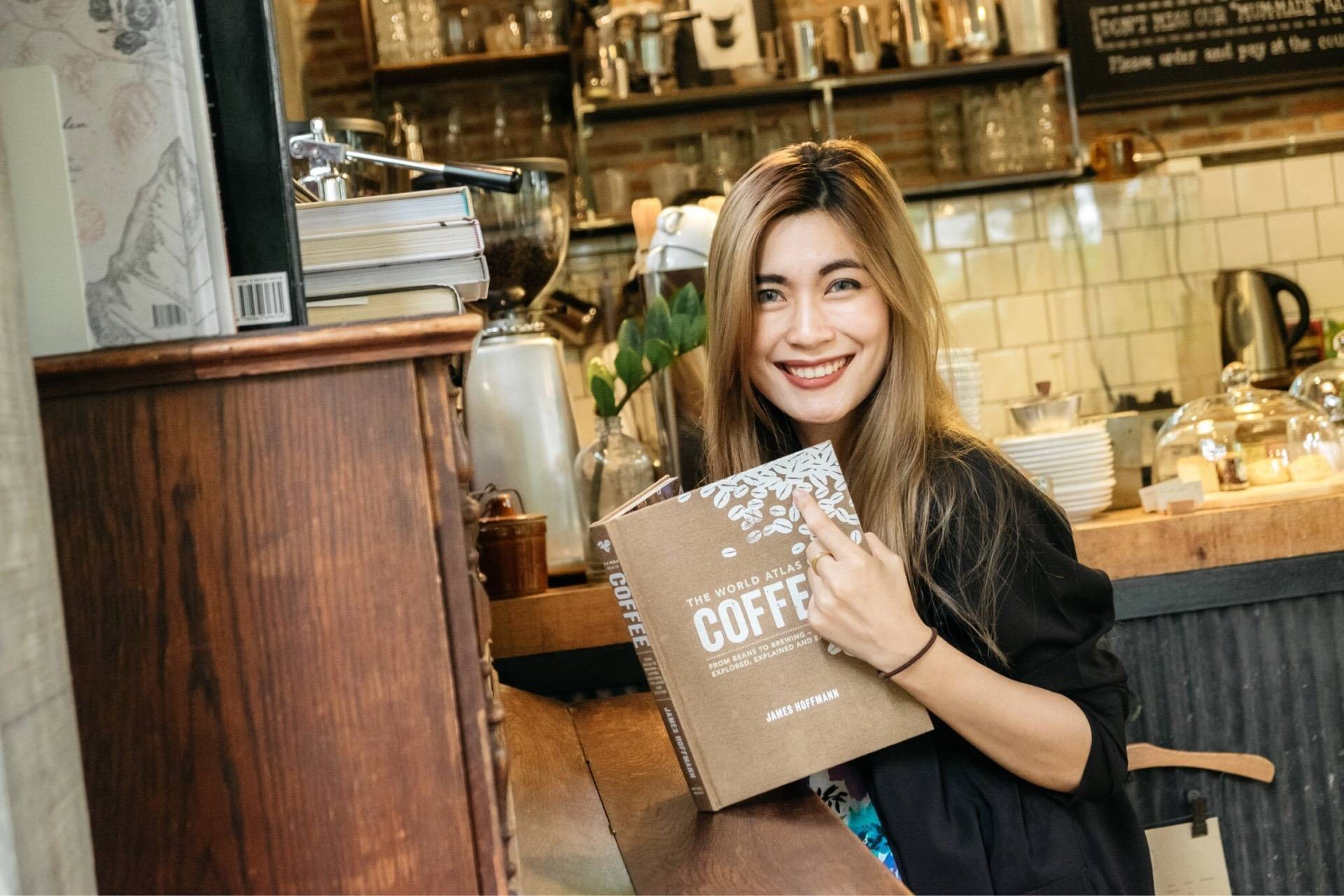 รีวิว 382 SPACE COFFEE & BAKERY - ร้านกาแฟใกล้วัดศาลาลอย ให้บรรยากาศร่ม ...