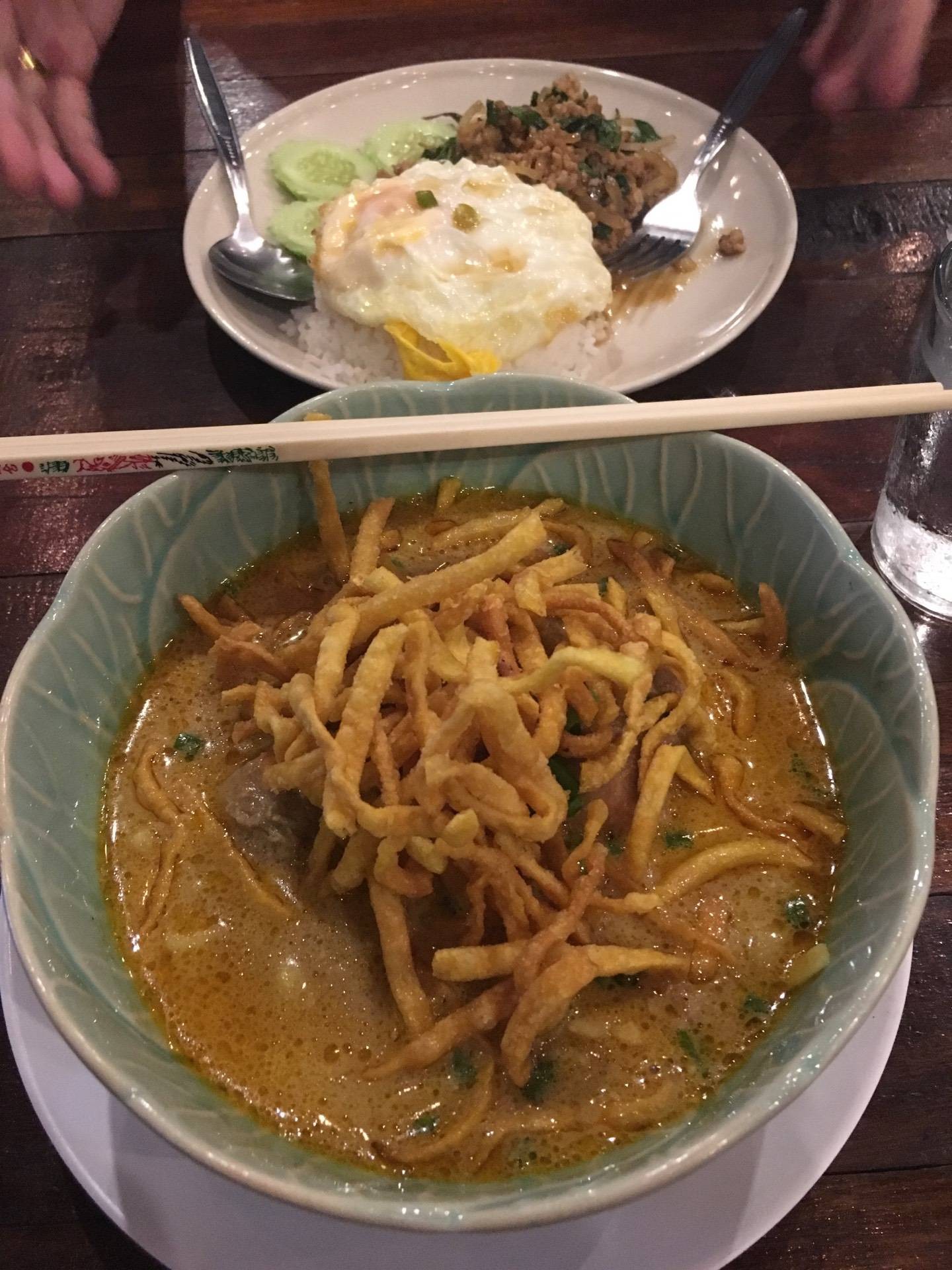 รีวิว Muan Cafe x Restaurant - ที่นี่อาหารอร่อยครับ ข้าวซอย ล้ำขนาดเจ้า